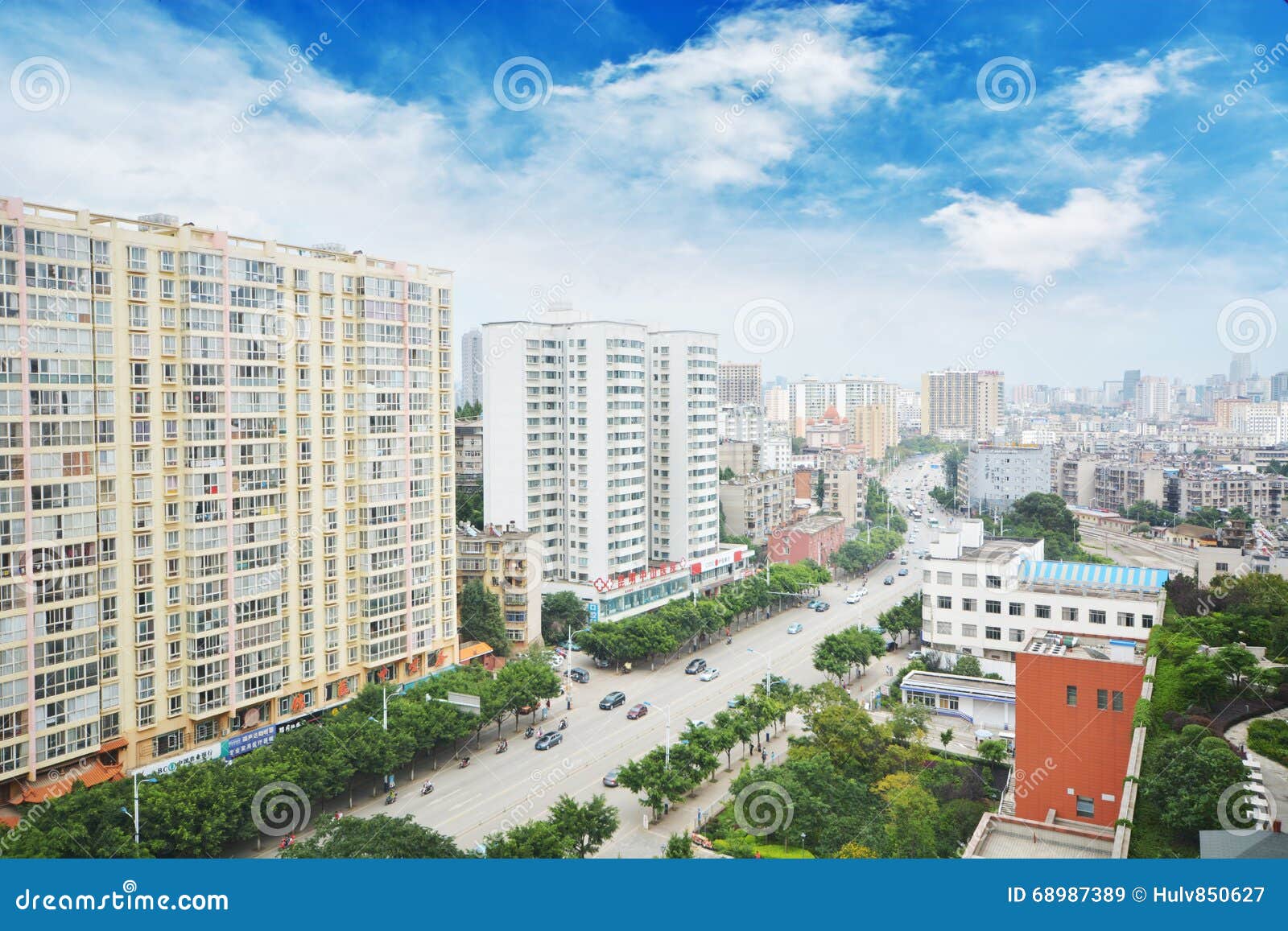 Downtown Kunming, editorial stock image. Image of early - 68987389