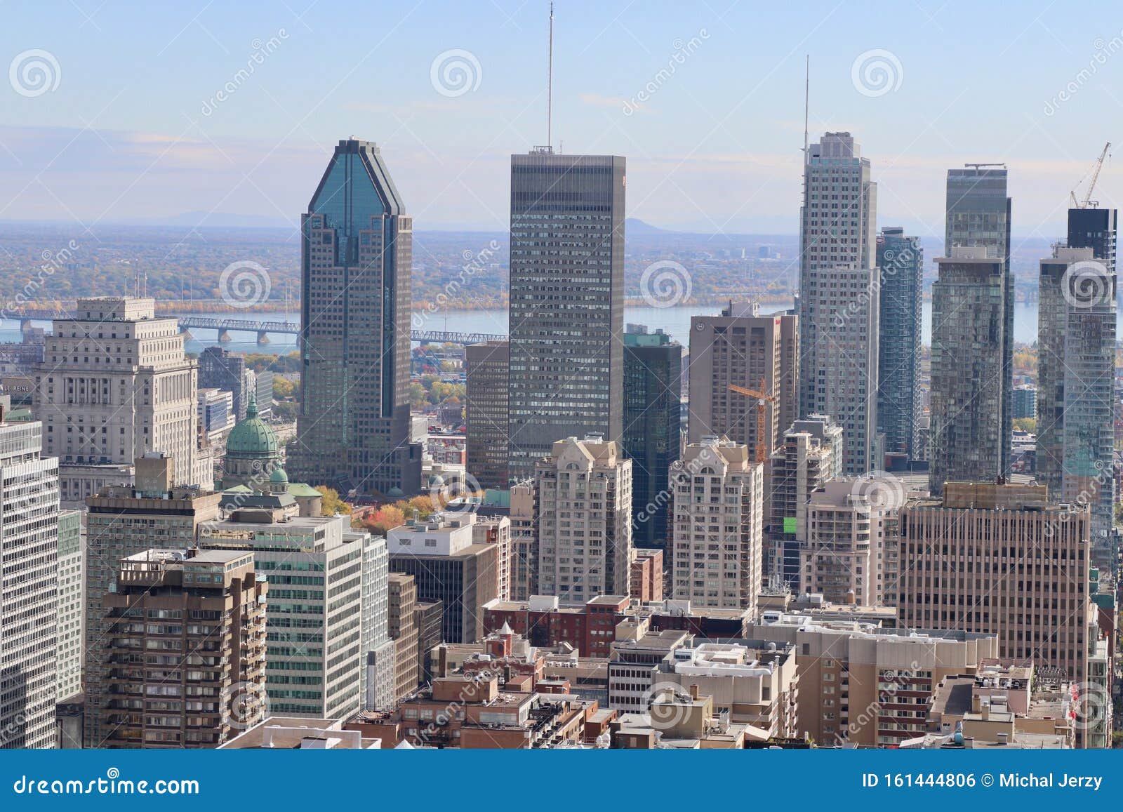 Downtown Montreal Queen Elisabeth Hotel, CN, Sunlife And Place Ville ...