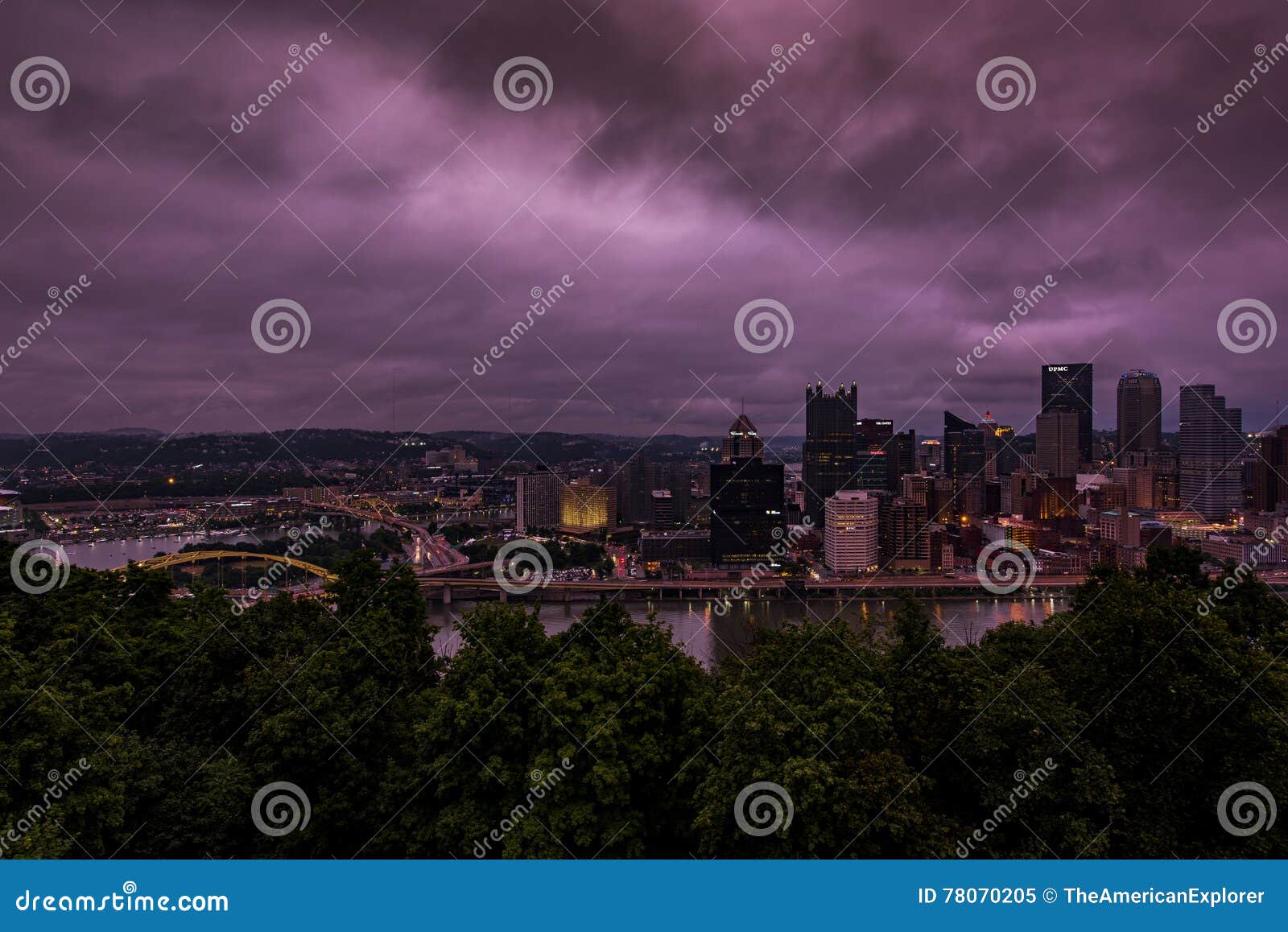 Downtown Pittsburgh, Pennsylvania Editorial Image - Image of twilight ...