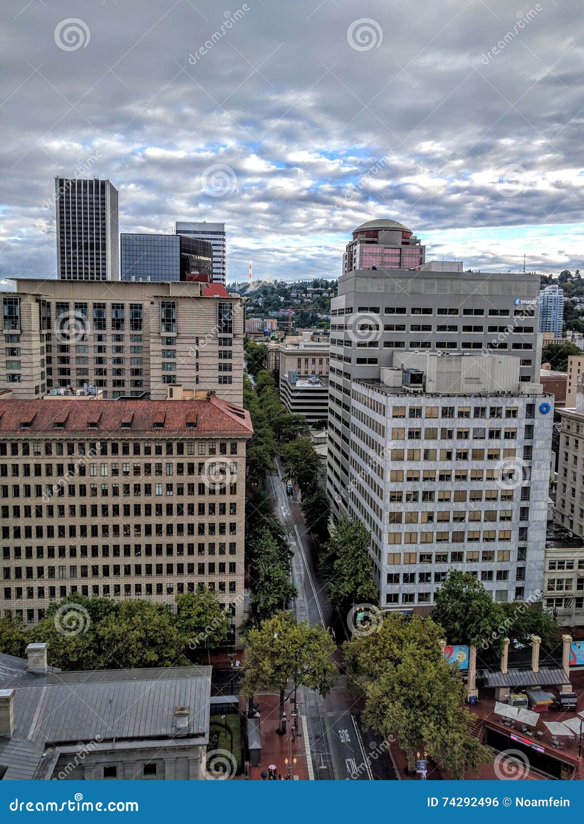 Downtown Portland Oregon editorial photo. Image of buildings - 74292496