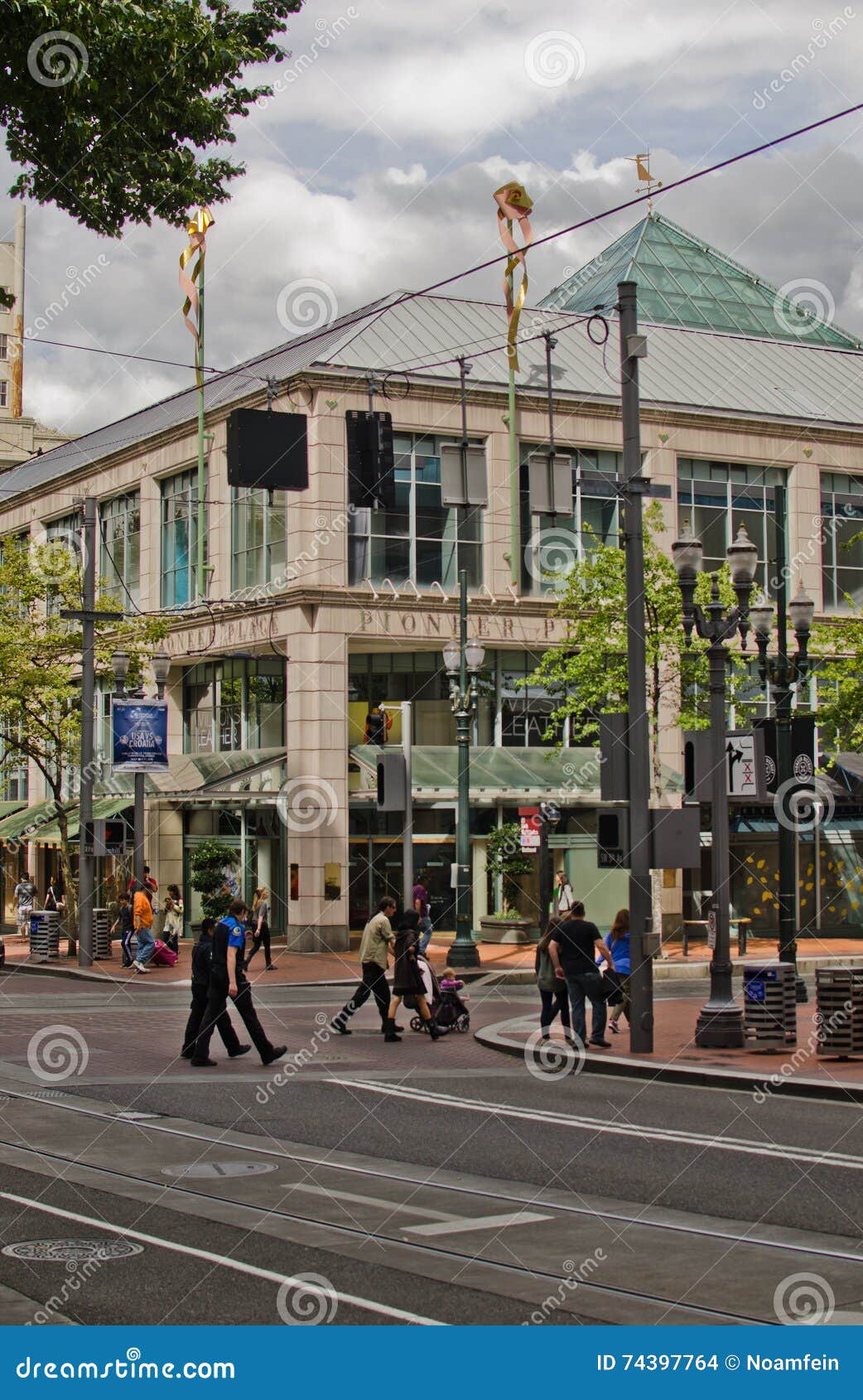 Downtown Portland Skyline Editorial Photo | CartoonDealer.com #94828219