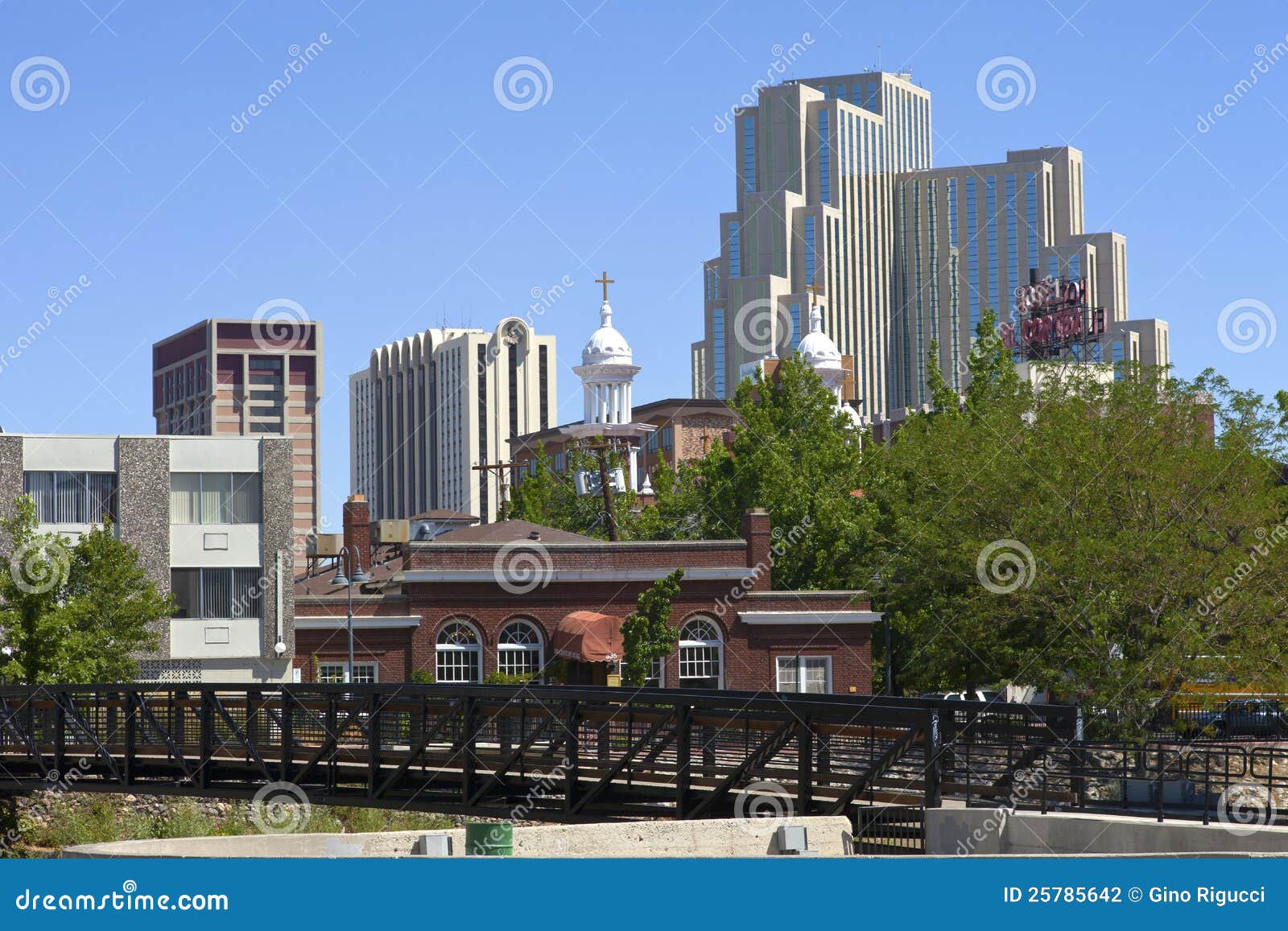 Downtown Reno Nevada. editorial photography. Image of sign - 25785642