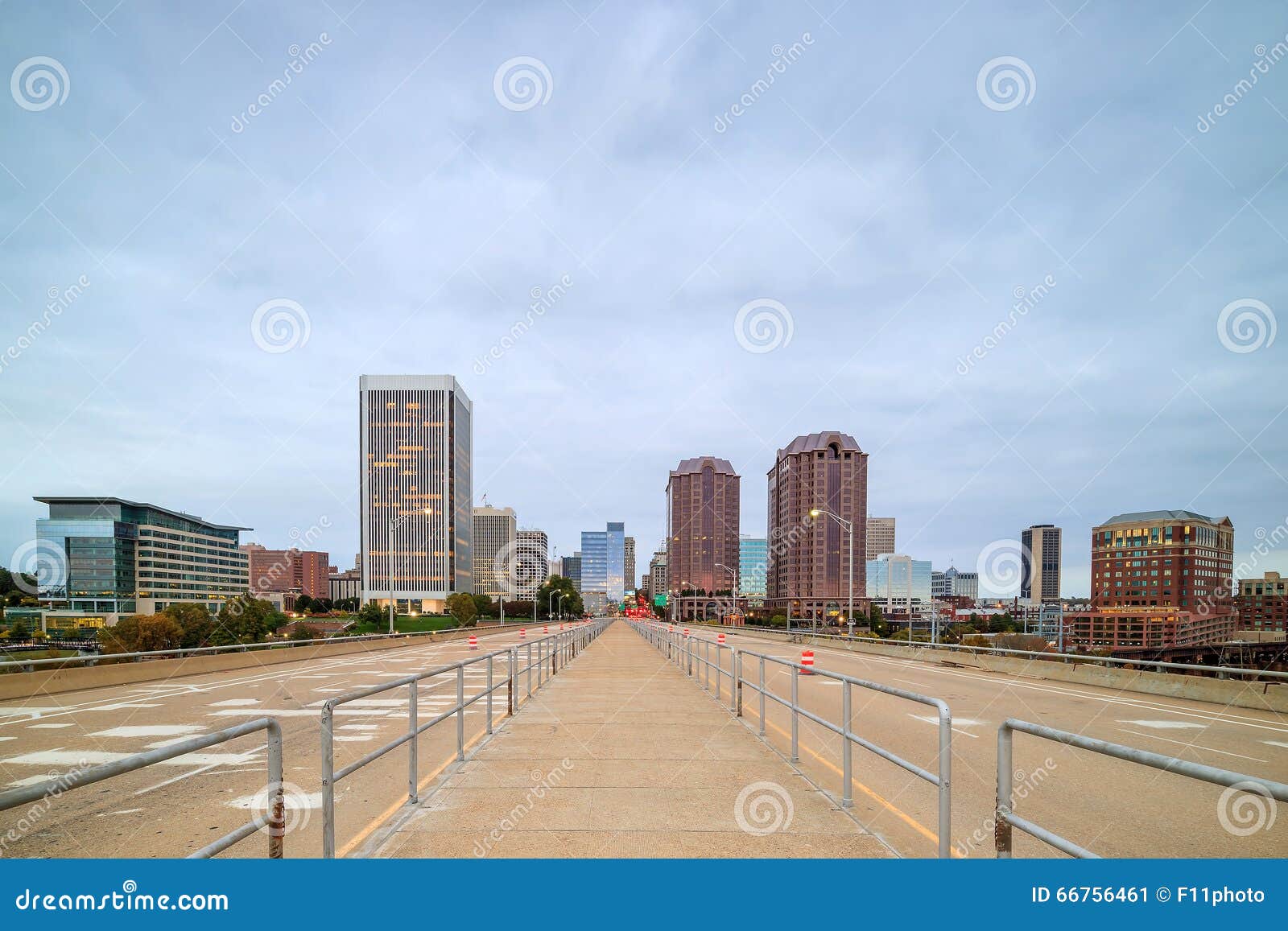 Downtown Richmond, Virginia Skyline Stock Image - Image of life ...