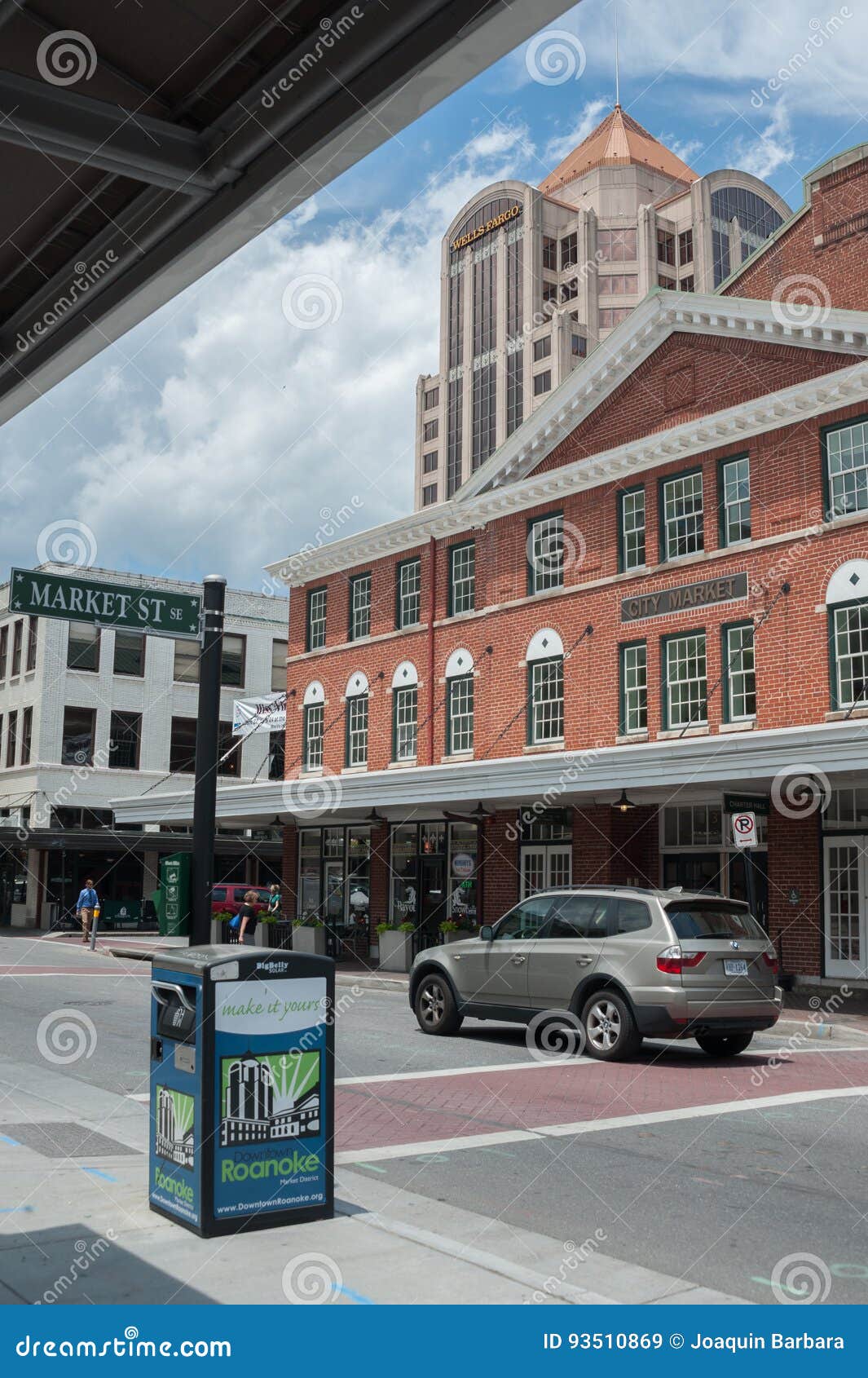 Downtown Roanoke editorial stock image. Image of building - 93510869