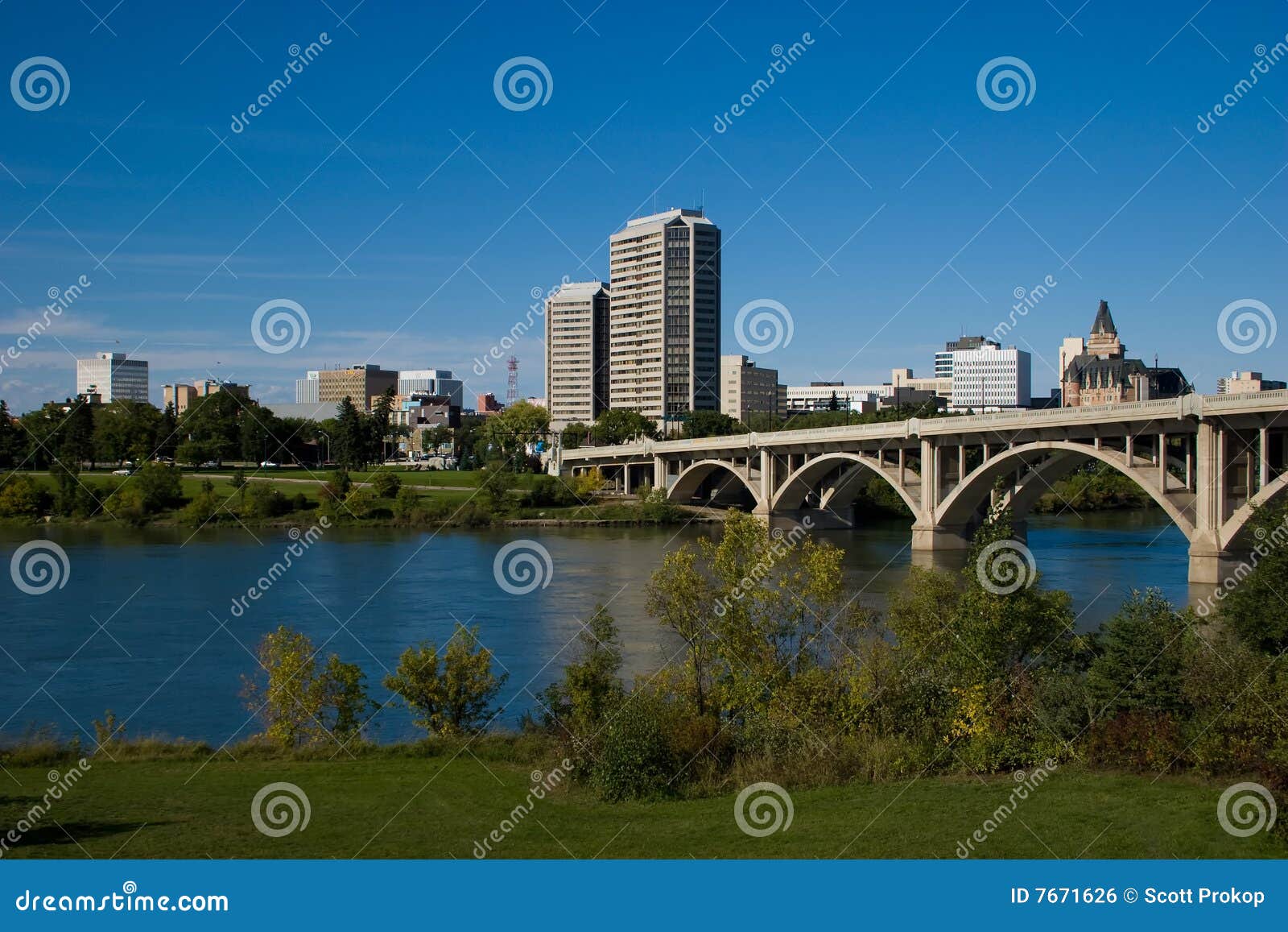 Downtown Saskatoon stock photo. Image of building, saskatchewan - 7671626