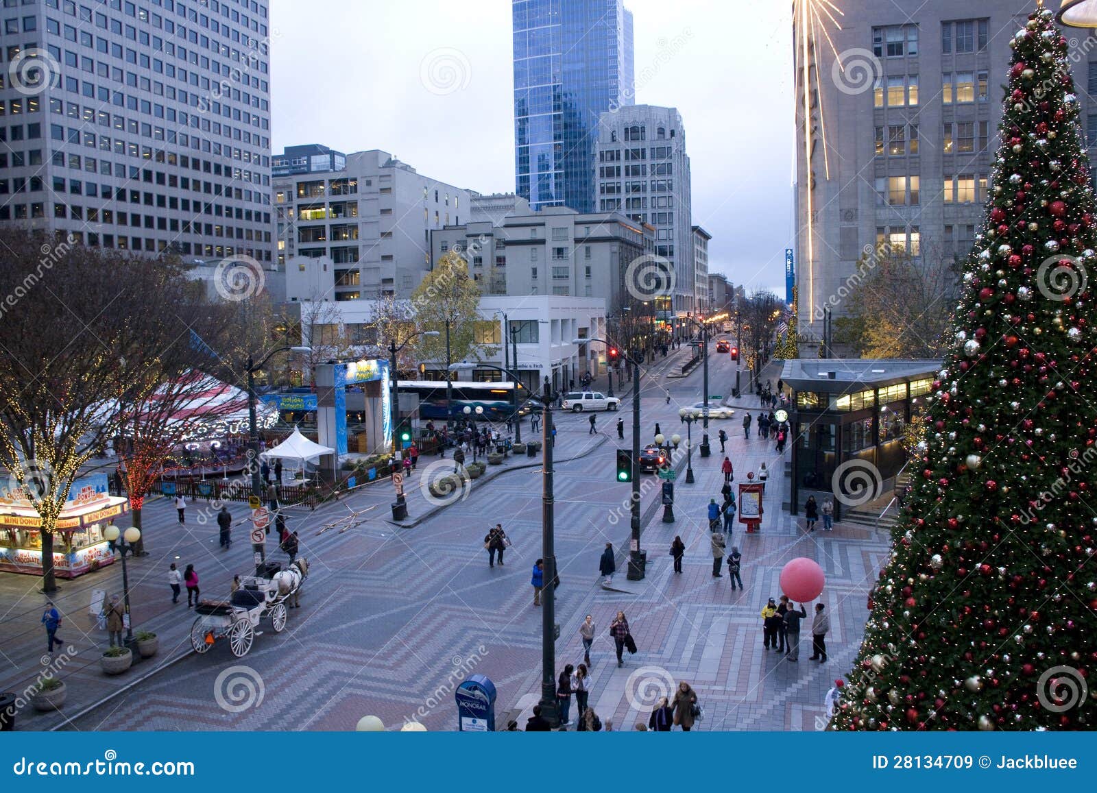 Downtown Seattle Skyline At Night From Dr. Jose Rizal Park In Seattle ...