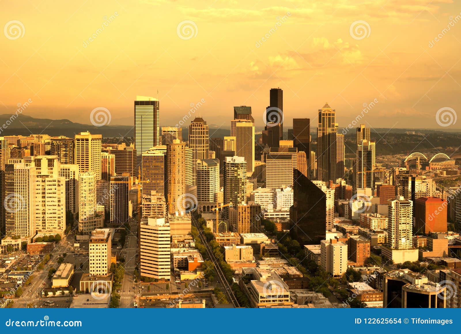 Downtown Seattle at sunset stock photo. Image of skyline - 122625654