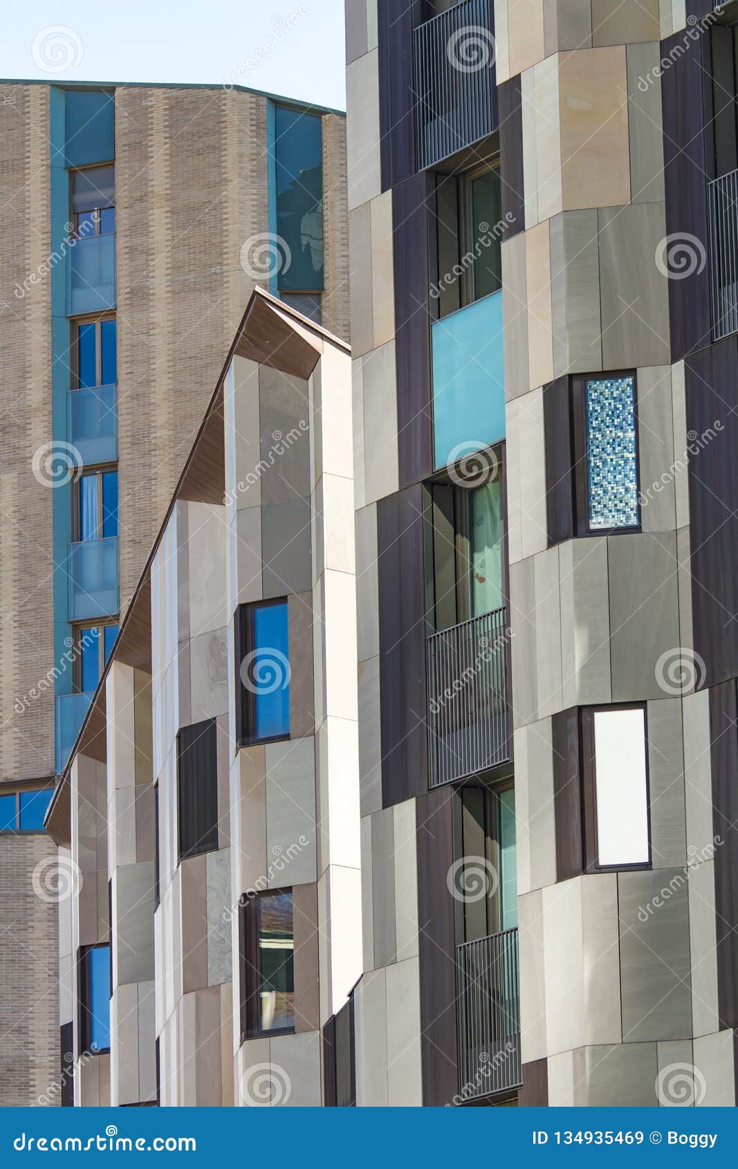 Downtown sky scraper stock image. Image of geometry - 134935469