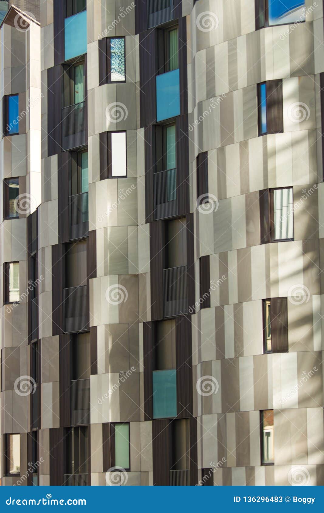 Downtown sky scraper stock image. Image of reflecting - 136296483