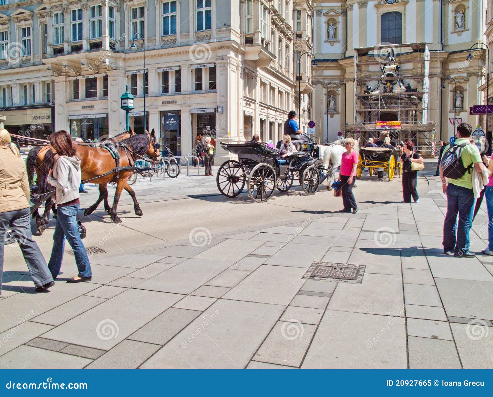 Downtown Vienna editorial image. Image of carriage, pedestrian - 20927665