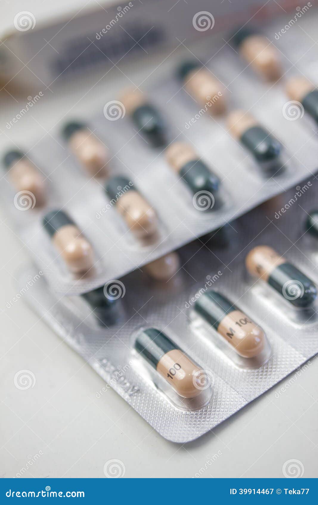 Doxycyclin Antibiotic Capsules Stock Image - Image of antimicrobial ...