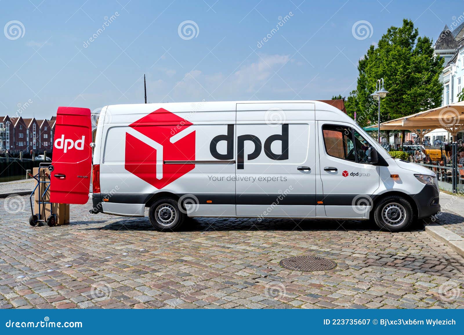Dpd van editorial photography. Image of livery, benz - 223735607