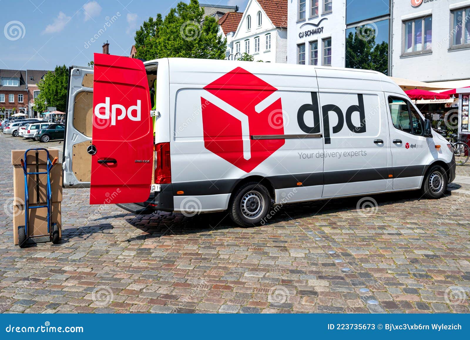 Dpd van editorial stock photo. Image of panel, load - 223735673
