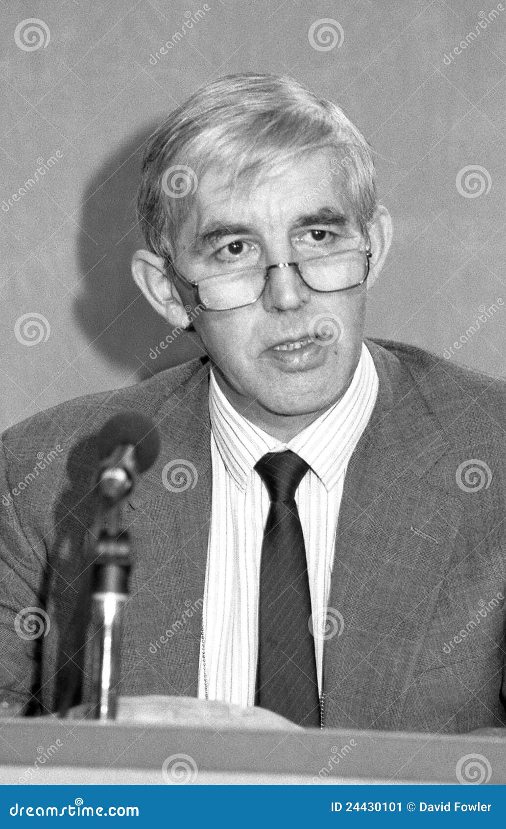 Dr. John Spivey editorial photo. Image of medicine, press - 24430101