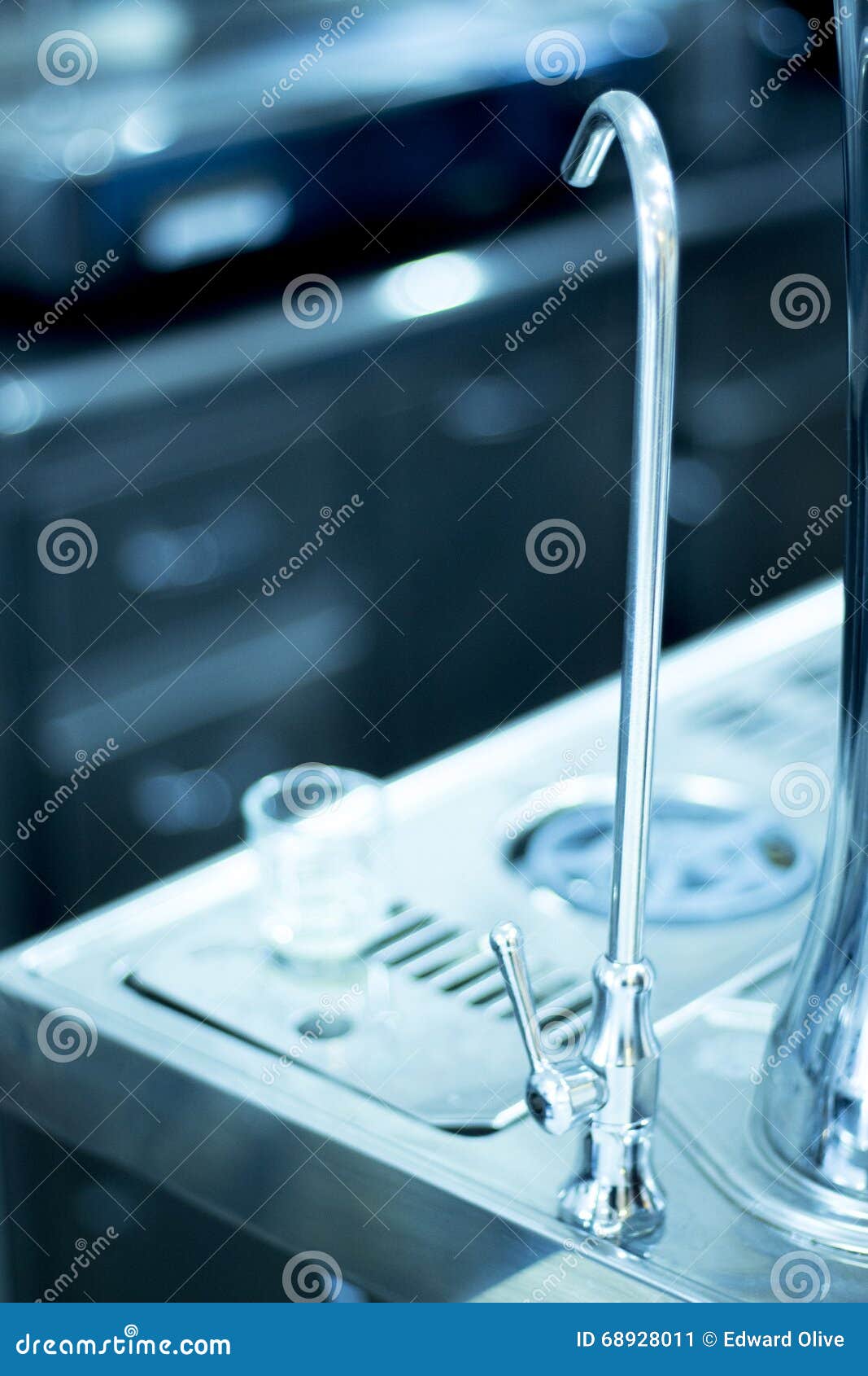 Draft beer pump tap in bar stock image. Image of drink - 68928011