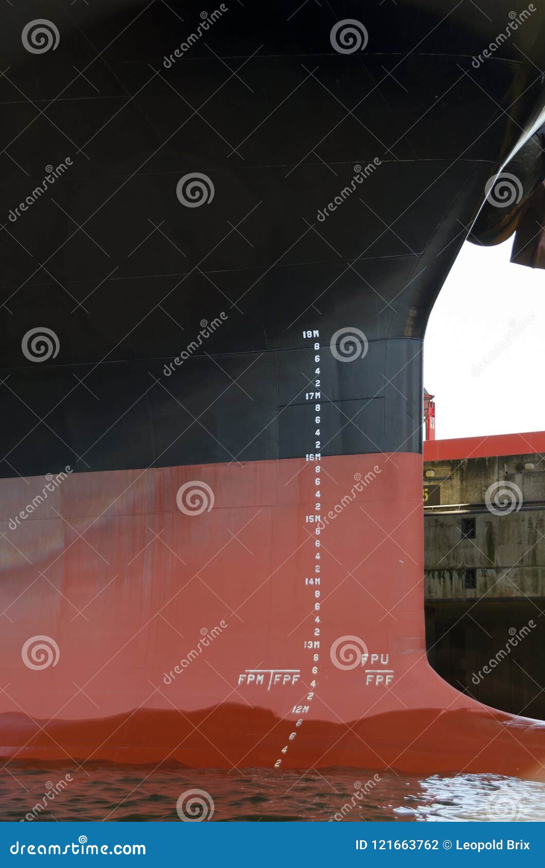 Draft marks at the bow stock photo. Image of line, water - 121663762