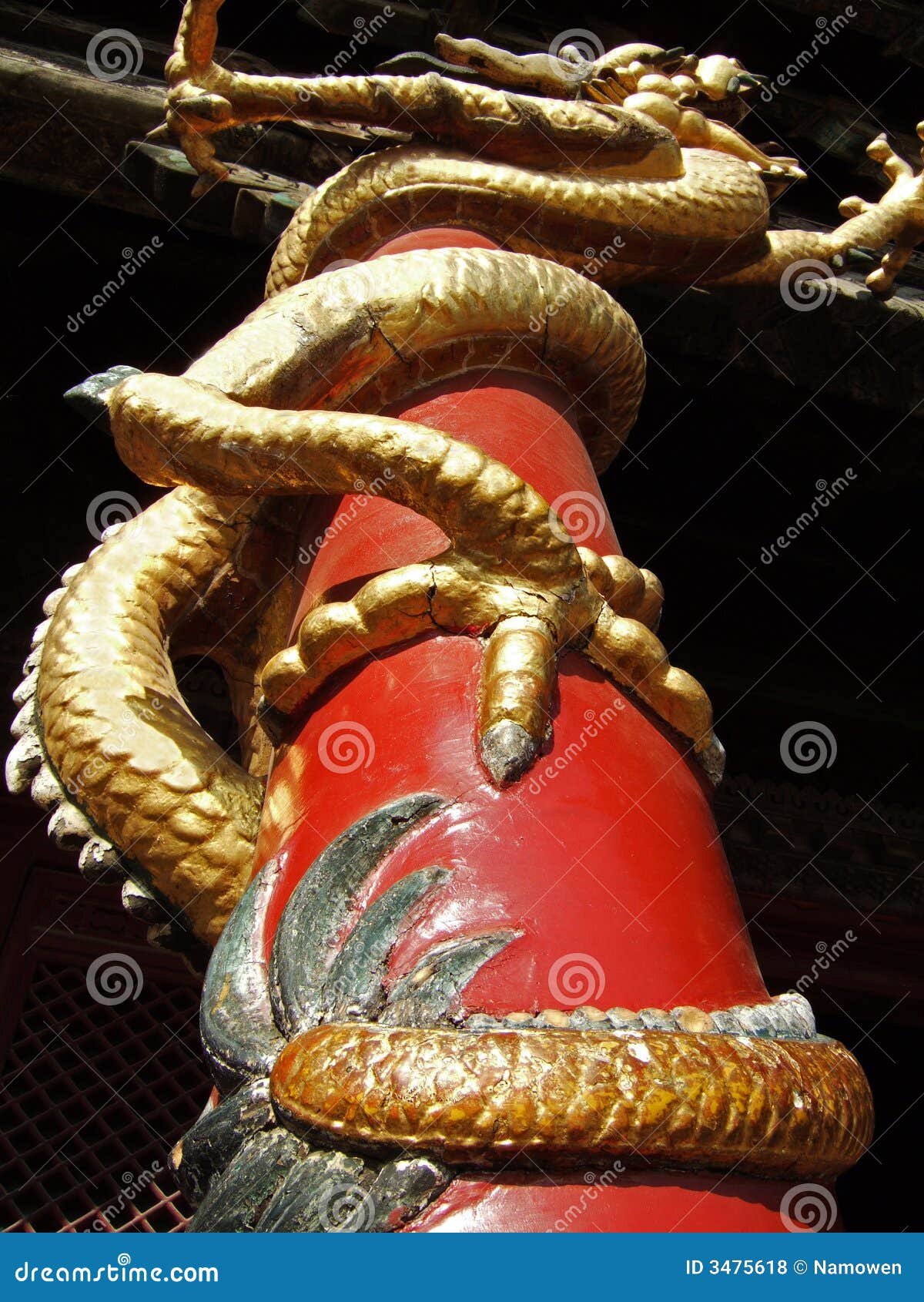 Dragón poste foto de archivo. Imagen de chino, modelo - 3475618