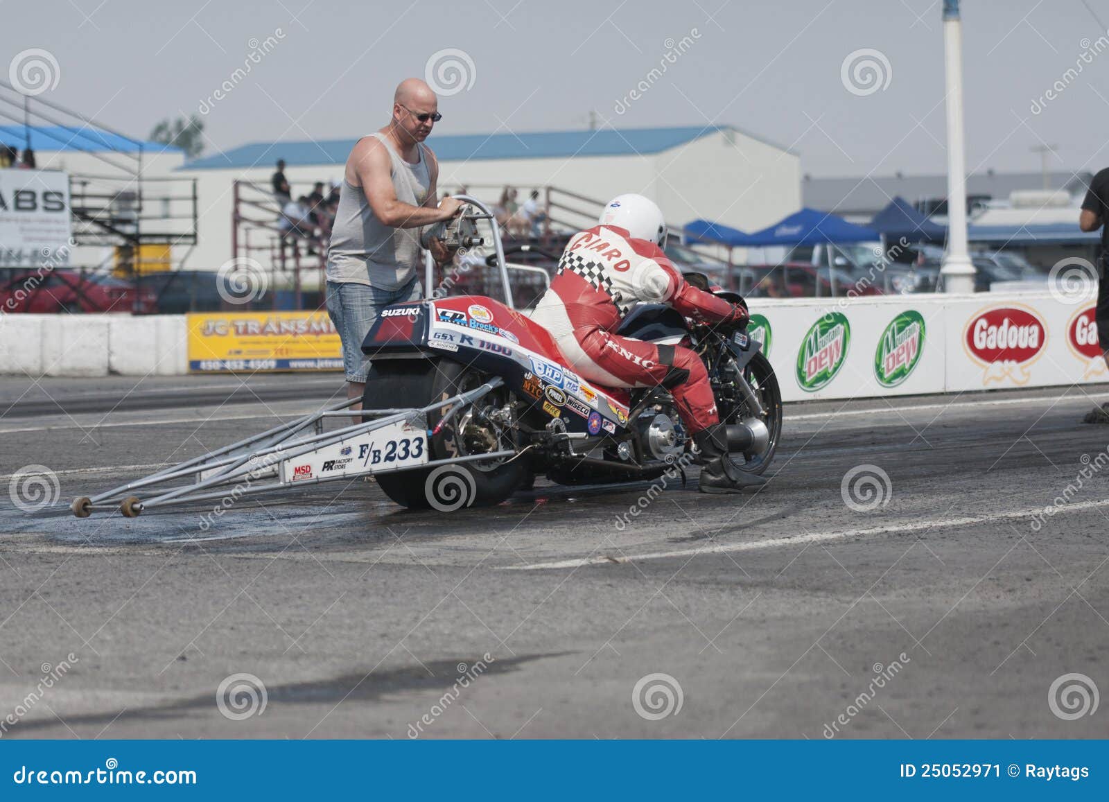 Drag preparation editorial photo. Image of japan, circuit - 25052971