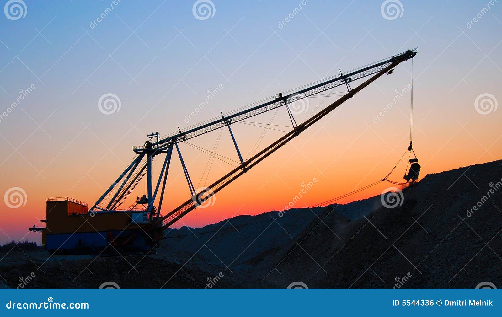Dragline stock photo. Image of ecology, machine, energy - 5544336