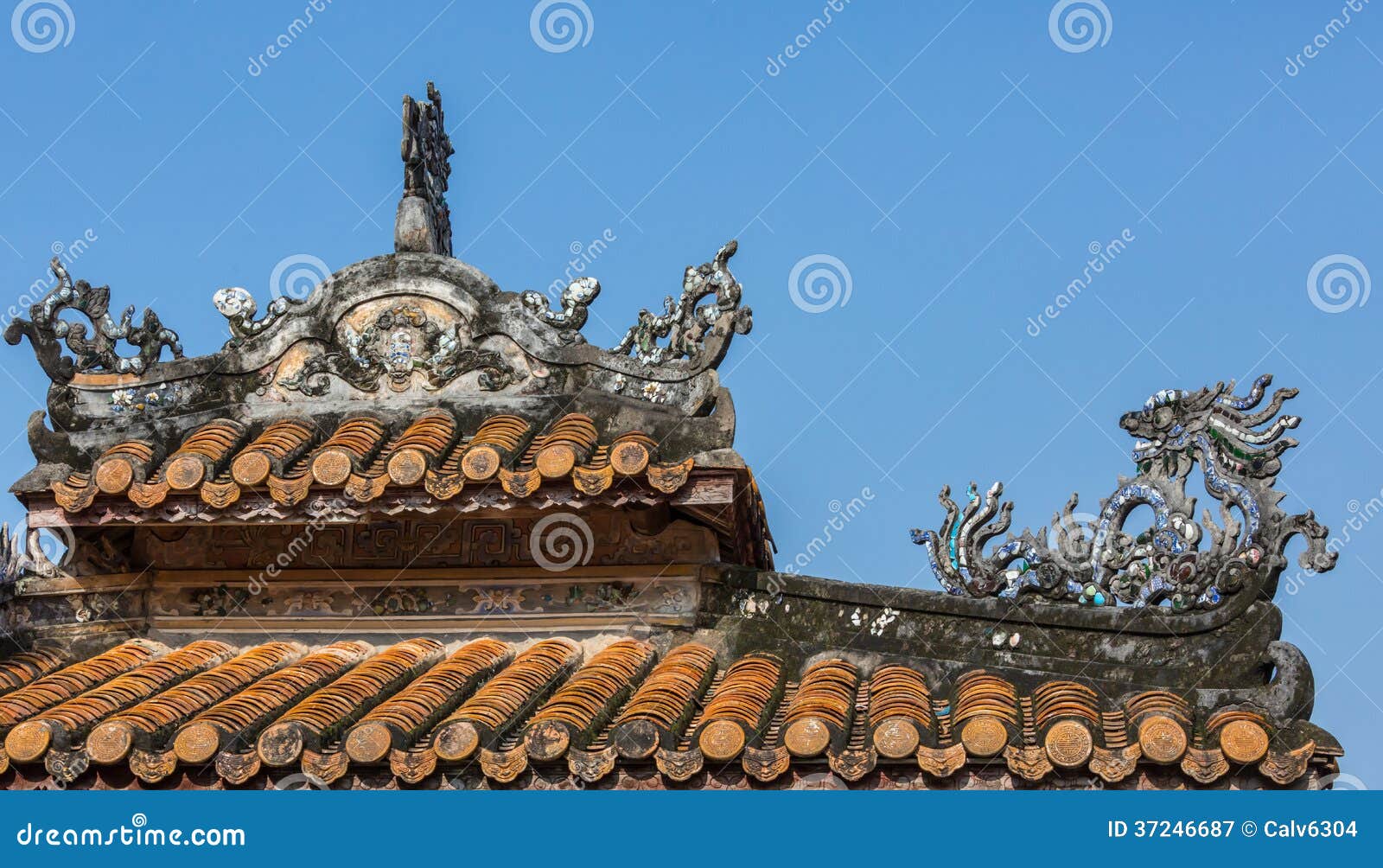 Dragon Architectural Sculpture Stock Image - Image of travrl, culture ...