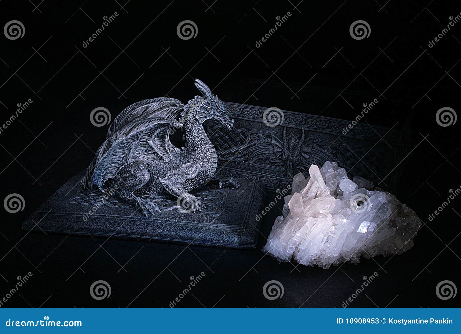 Dragon cristal stock image. Image of crystals, dragon - 10908953