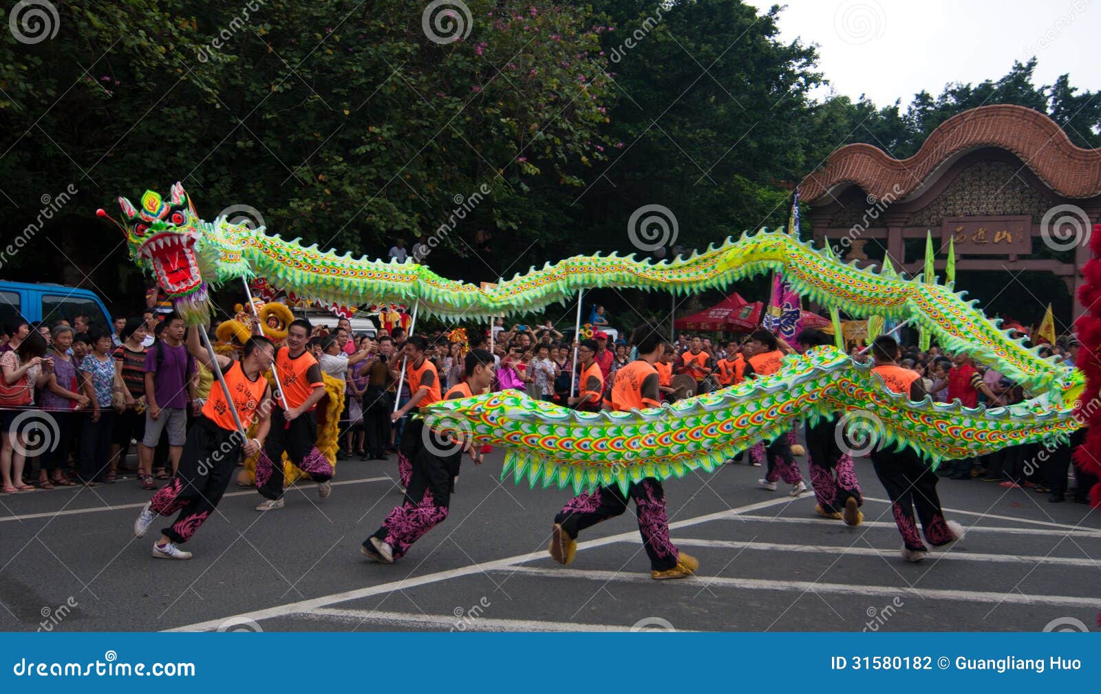 Dragon Dance fotografía editorial. Imagen de continuar - 31580182