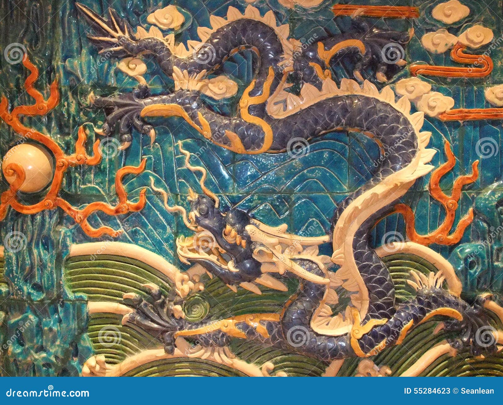 Dragon face on the wall stock image. Image of architecture - 55284623