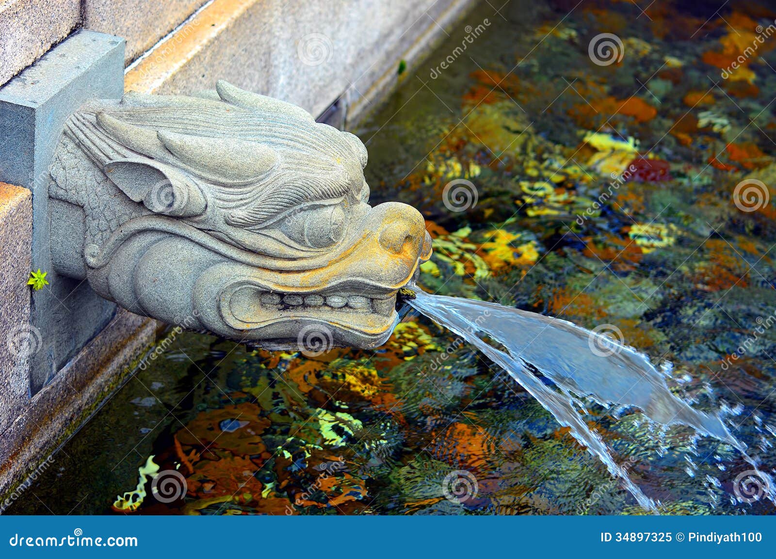 Dragon fountain head stock image. Image of sculpture - 34897325