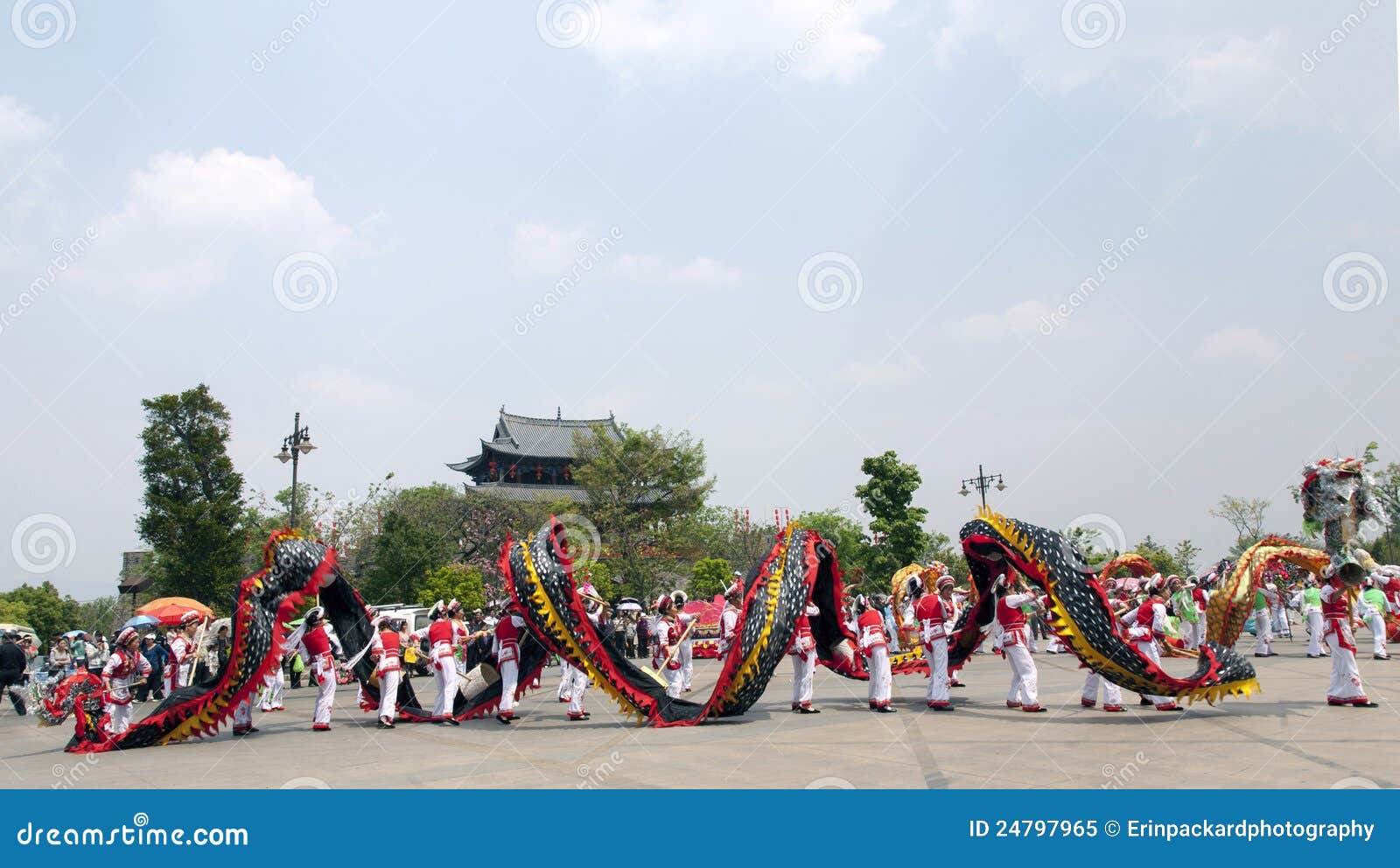 Dragon Parade and Chinese Gate Editorial Image - Image of gates, local ...