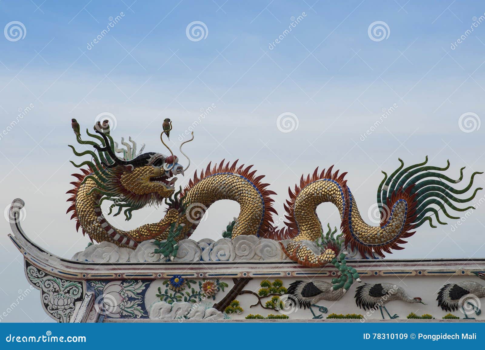 Dragon on temple roof stock image. Image of roof, temple - 78310109