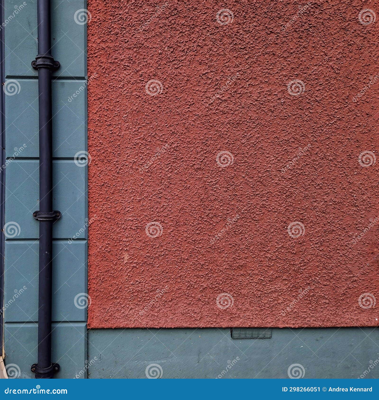 Drainpipe, Guttering Downpipe Running Down Side of House Wall Stock ...