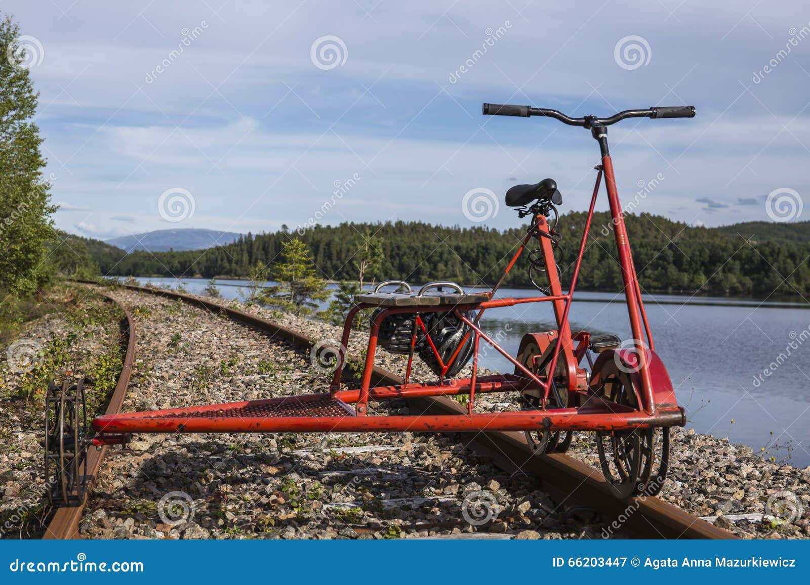 Draisine Del Ferrovia-ciclo Immagine Stock - Immagine di guida ...