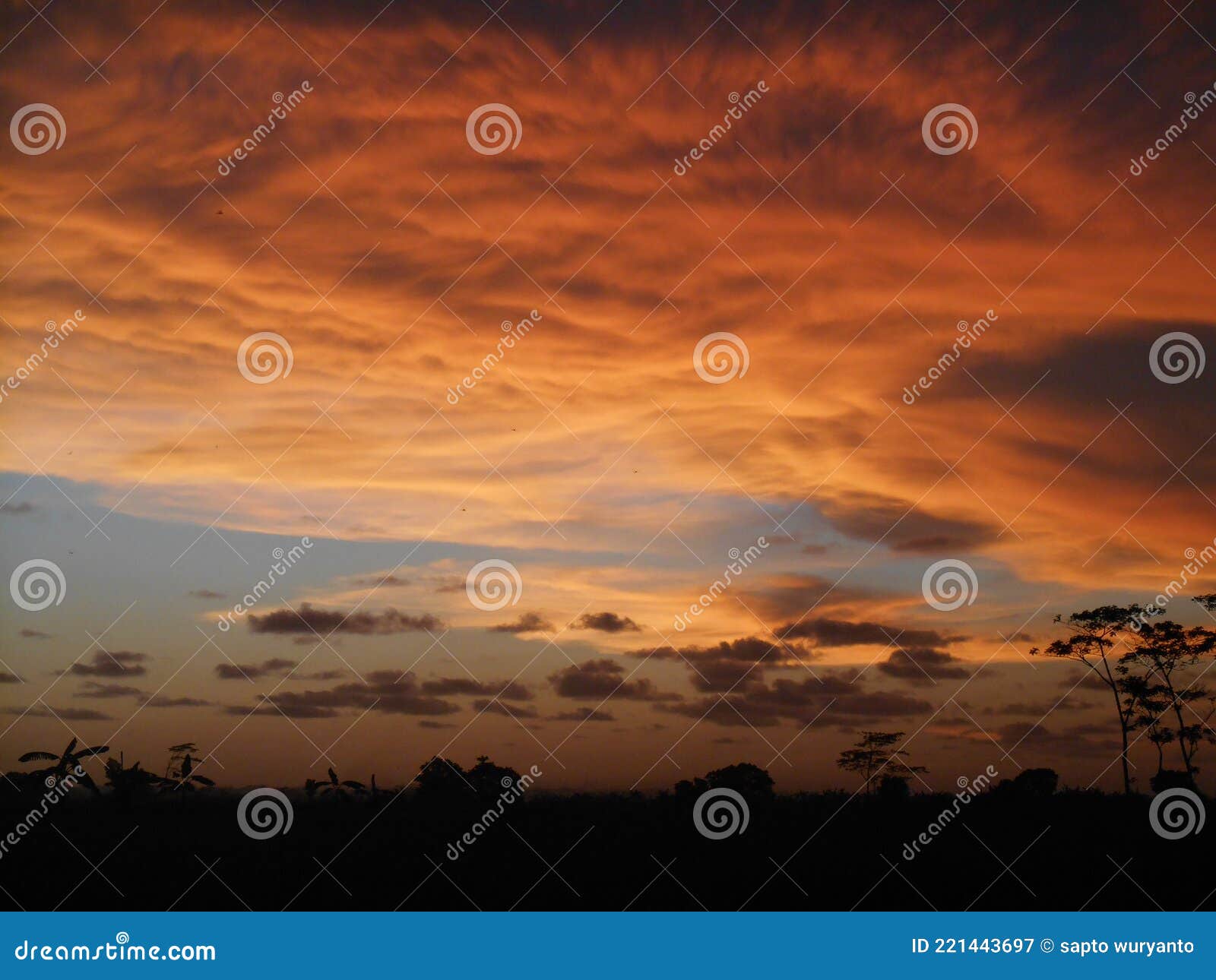Dramatic Atmosphere at Sunset Stock Image - Image of atmosphere, dawn ...