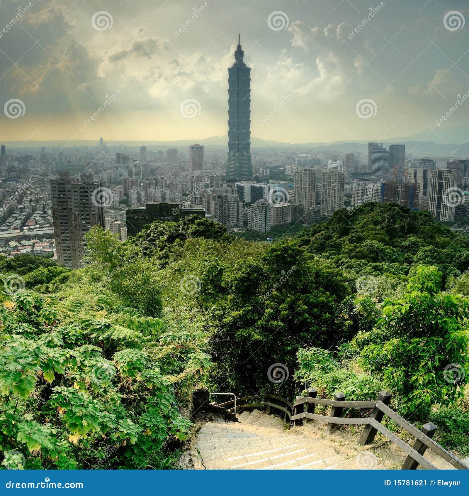 Dramatic Cityscape of Taipei Stock Image - Image of forest, downtown ...