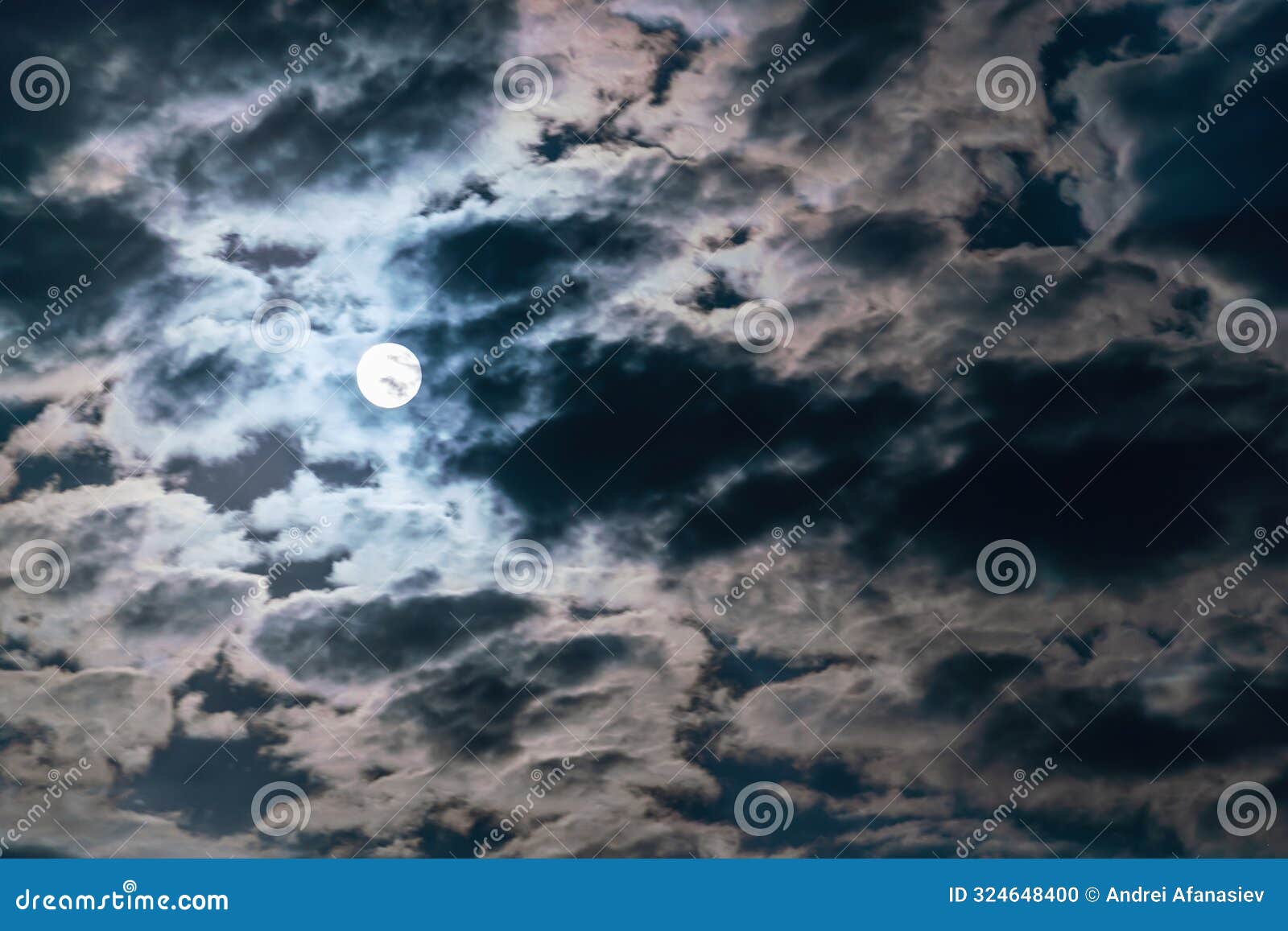 Dramatic Clouds in the Moonlight. Full Moon in the Night Sky Stock ...