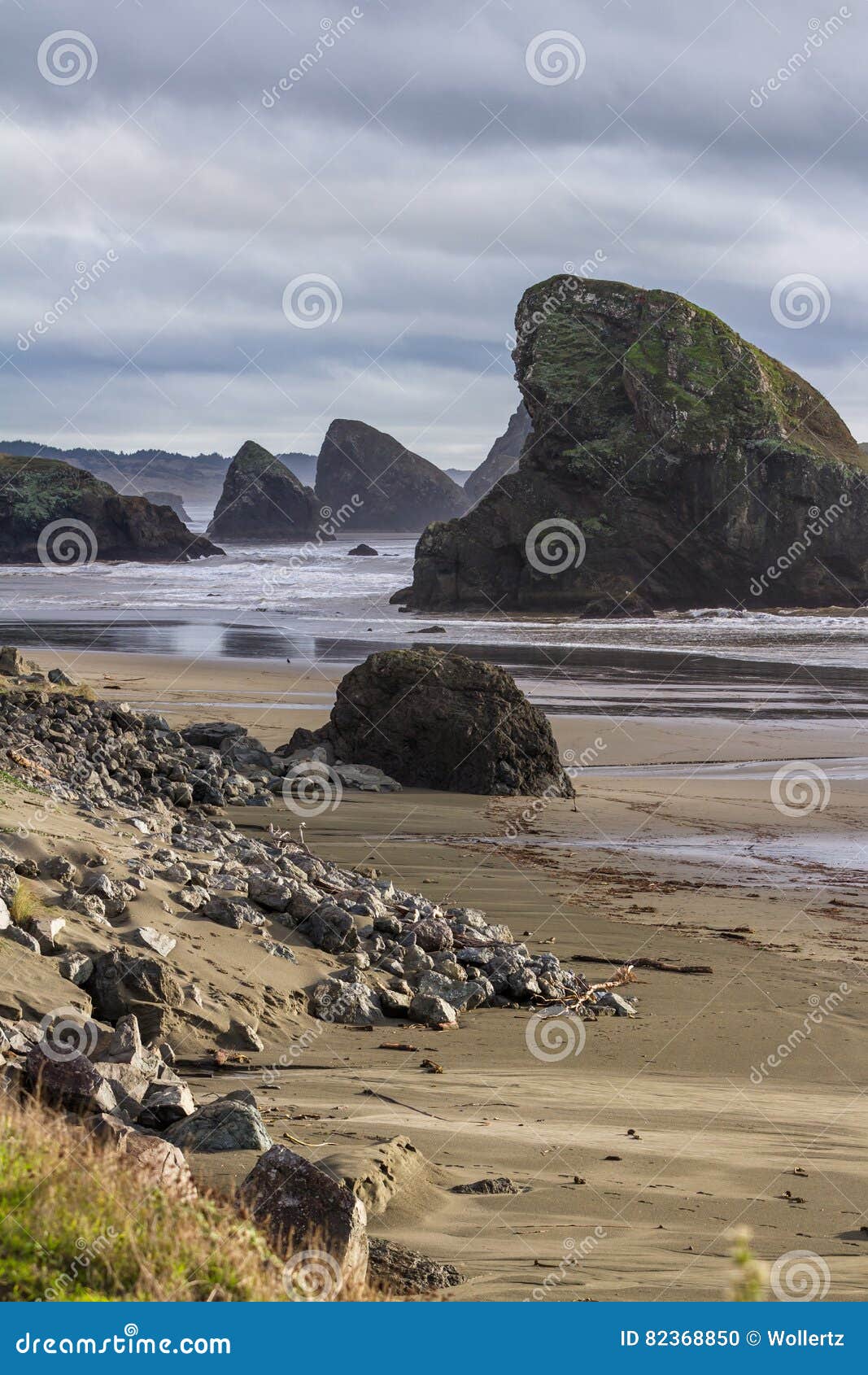 Dramatic Coastline Classic of the Oregon Coast Stock Photo - Image of ...