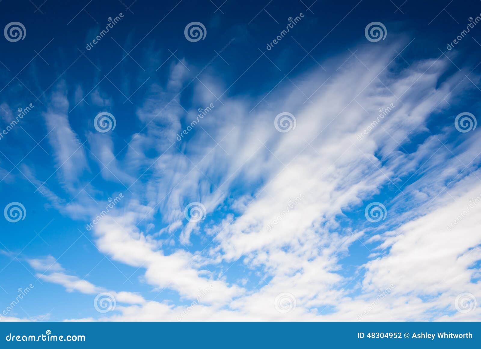 Dramatic Deep Blue Sky with Streaky Clouds Stock Photo - Image of clean ...