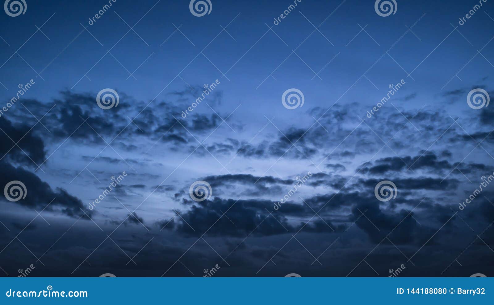 Dramatic Evening Sky at Dusk with Dark Clouds Gathering. Stock Photo ...