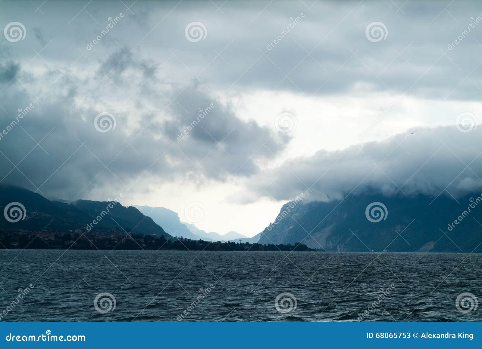 Dramatic Lake Como stock image. Image of vacation, blue - 68065753