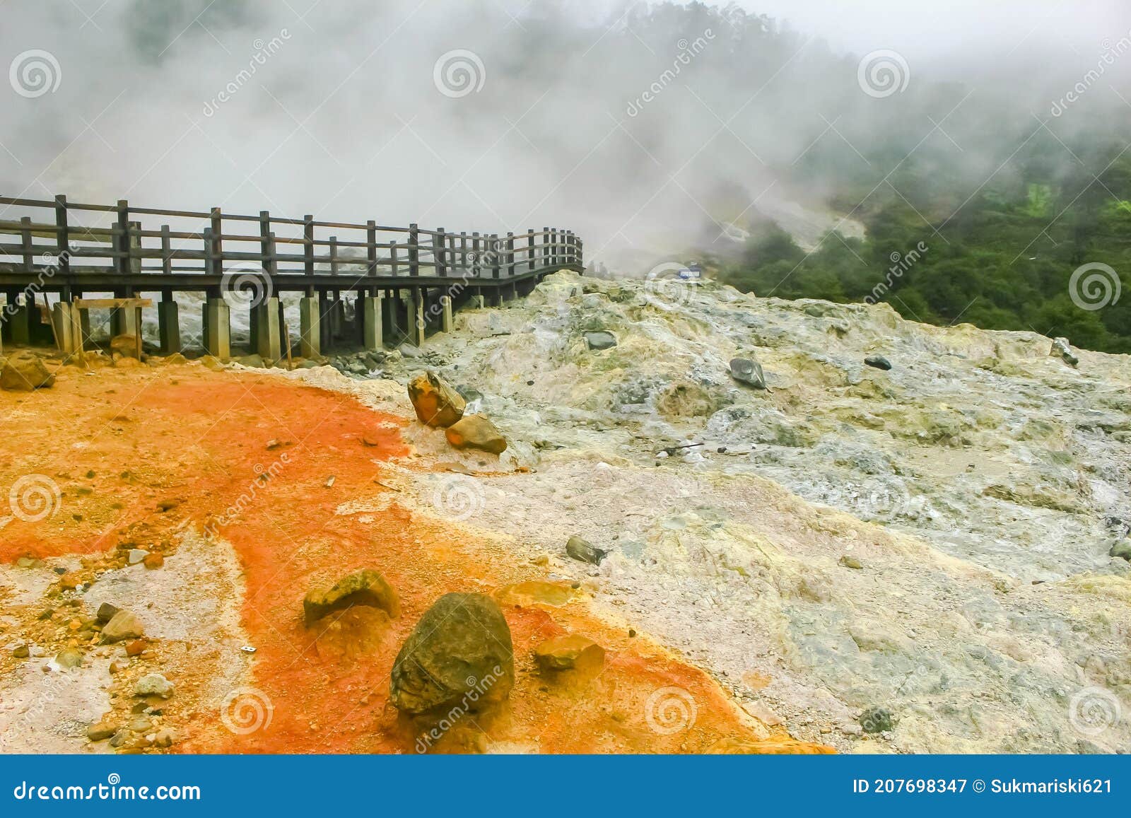 Dramatic mist and bridge stock image. Image of bridge - 207698347