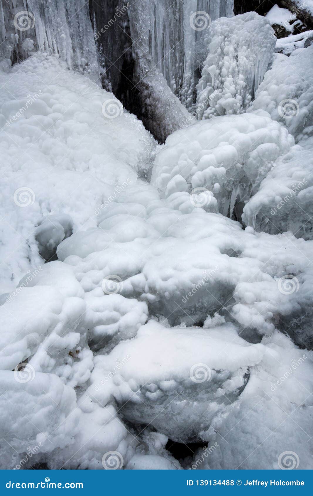Dramatic Patterns in the Ice at Blackledge Falls Park, Connecticut ...