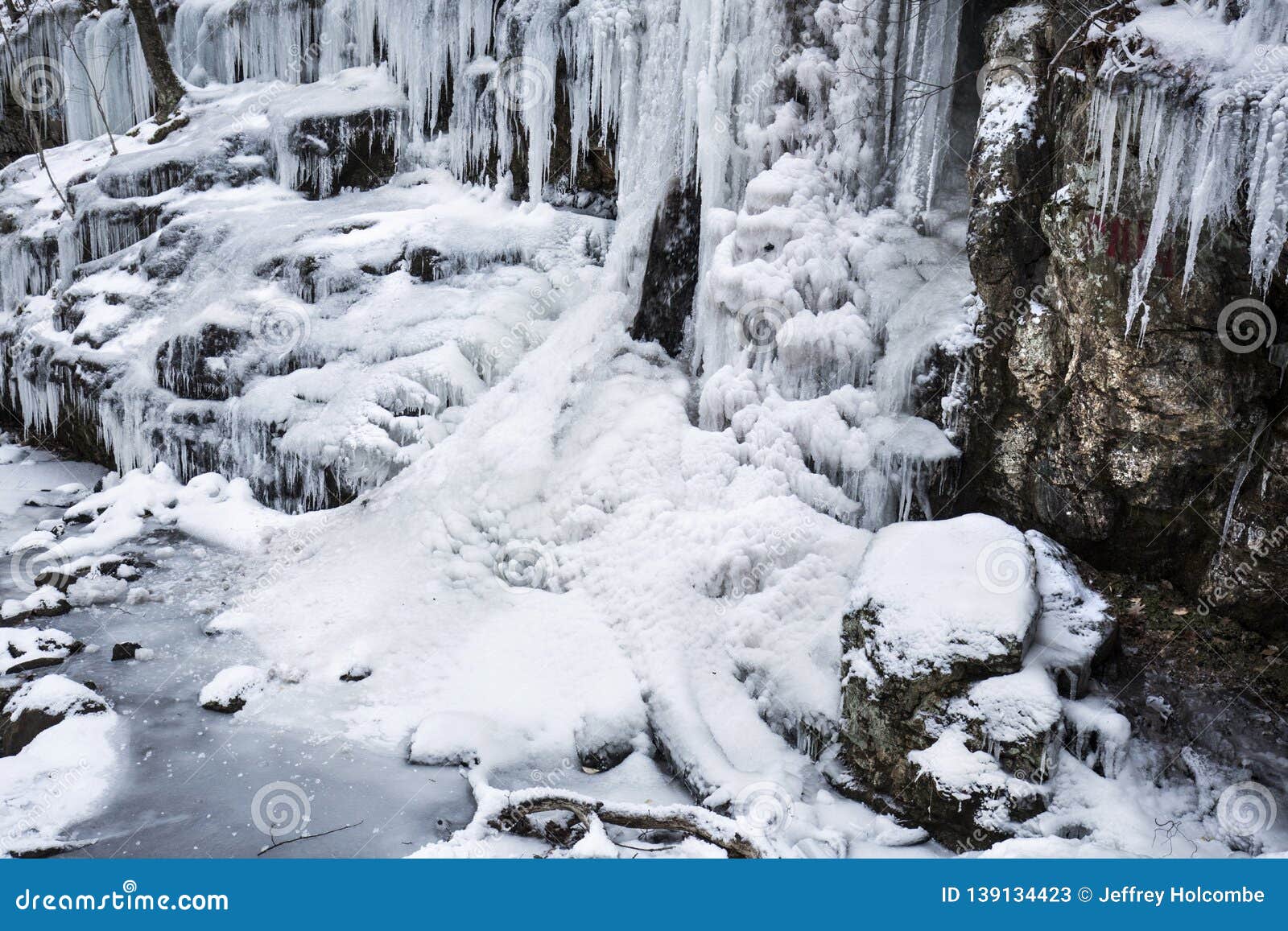 Dramatic Patterns in the Ice at Blackledge Falls Park, Connecticut ...