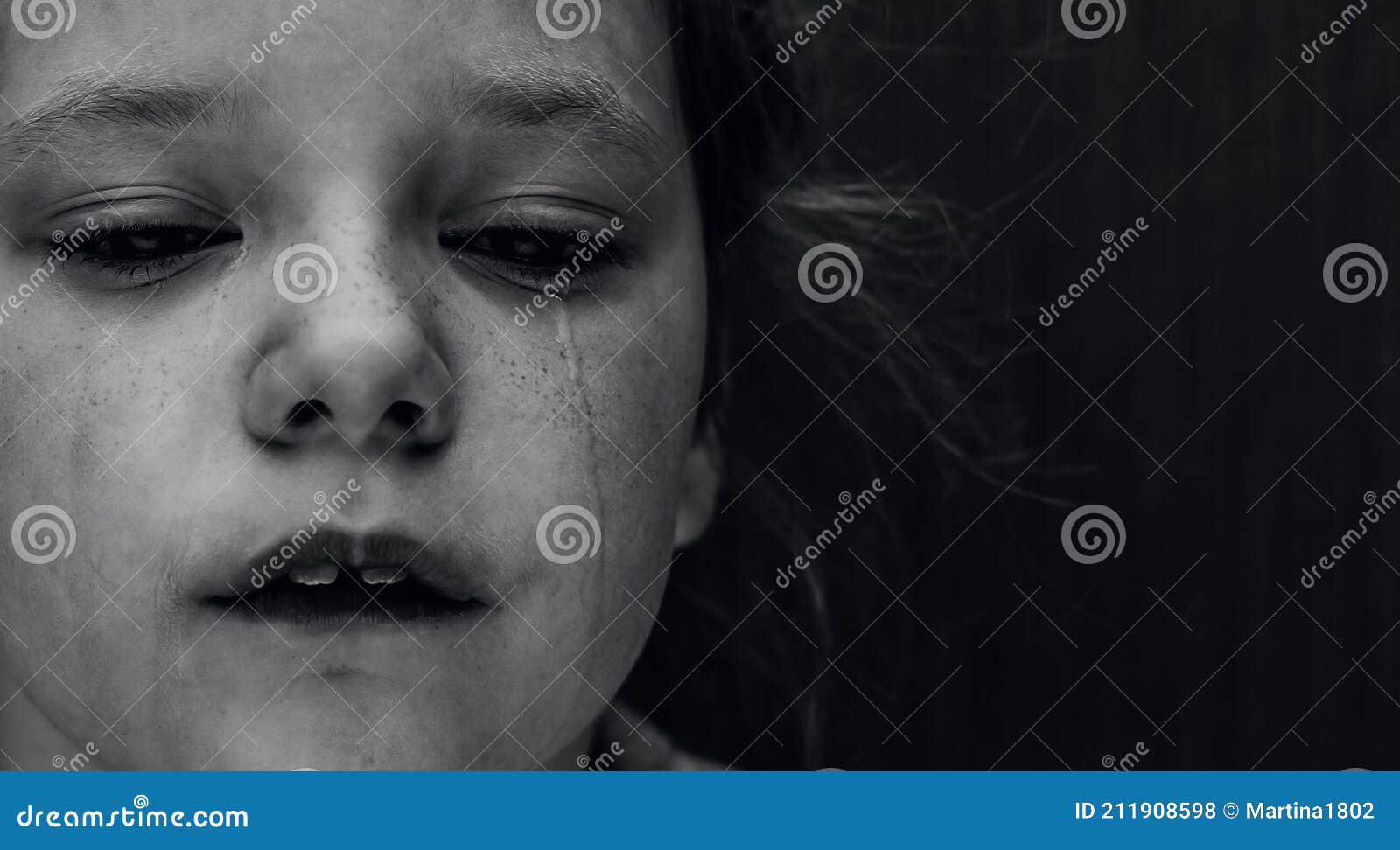 Dramatic Photo of a Crying Kid Girl Stock Photo - Image of pain, people ...