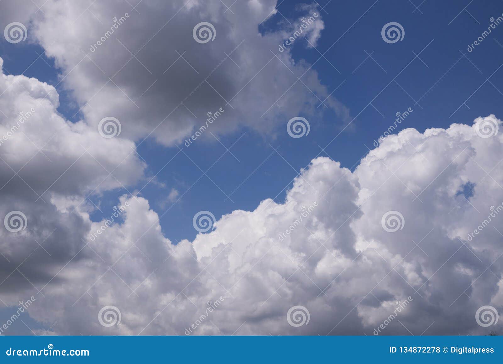 Dramatic Sky with Cumulus Clouds Stock Photo - Image of cumulus, heaven ...