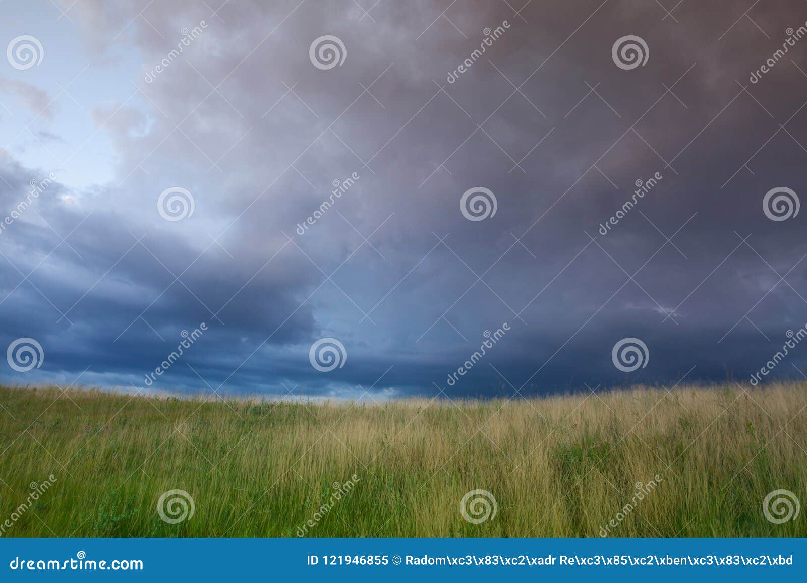 Dramatic Sky on the Empty Golf Course Stock Image - Image of sunrise ...