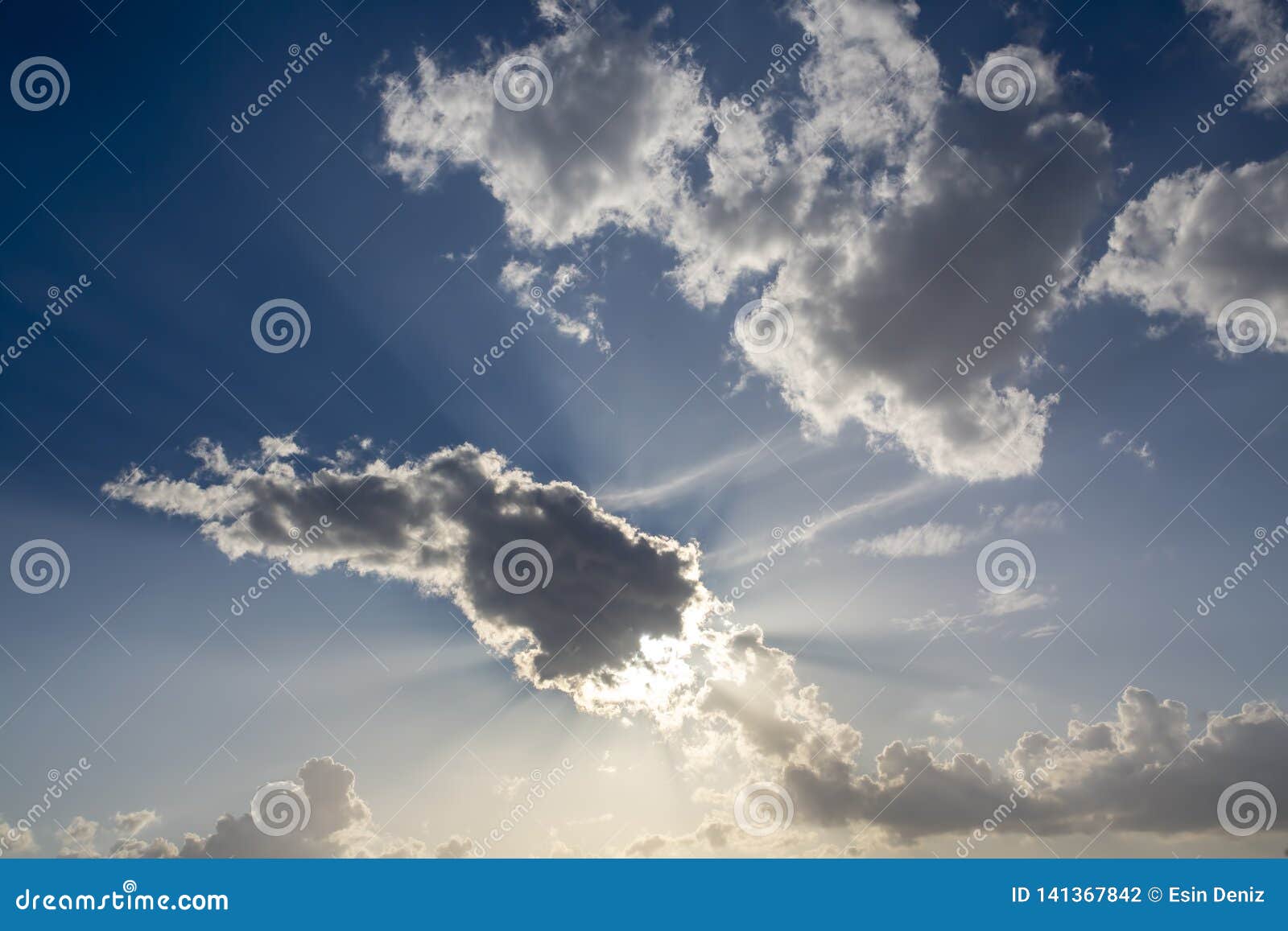 Dramatic Sky and Sun Rays Background. Sunbeams Light and Moody ...
