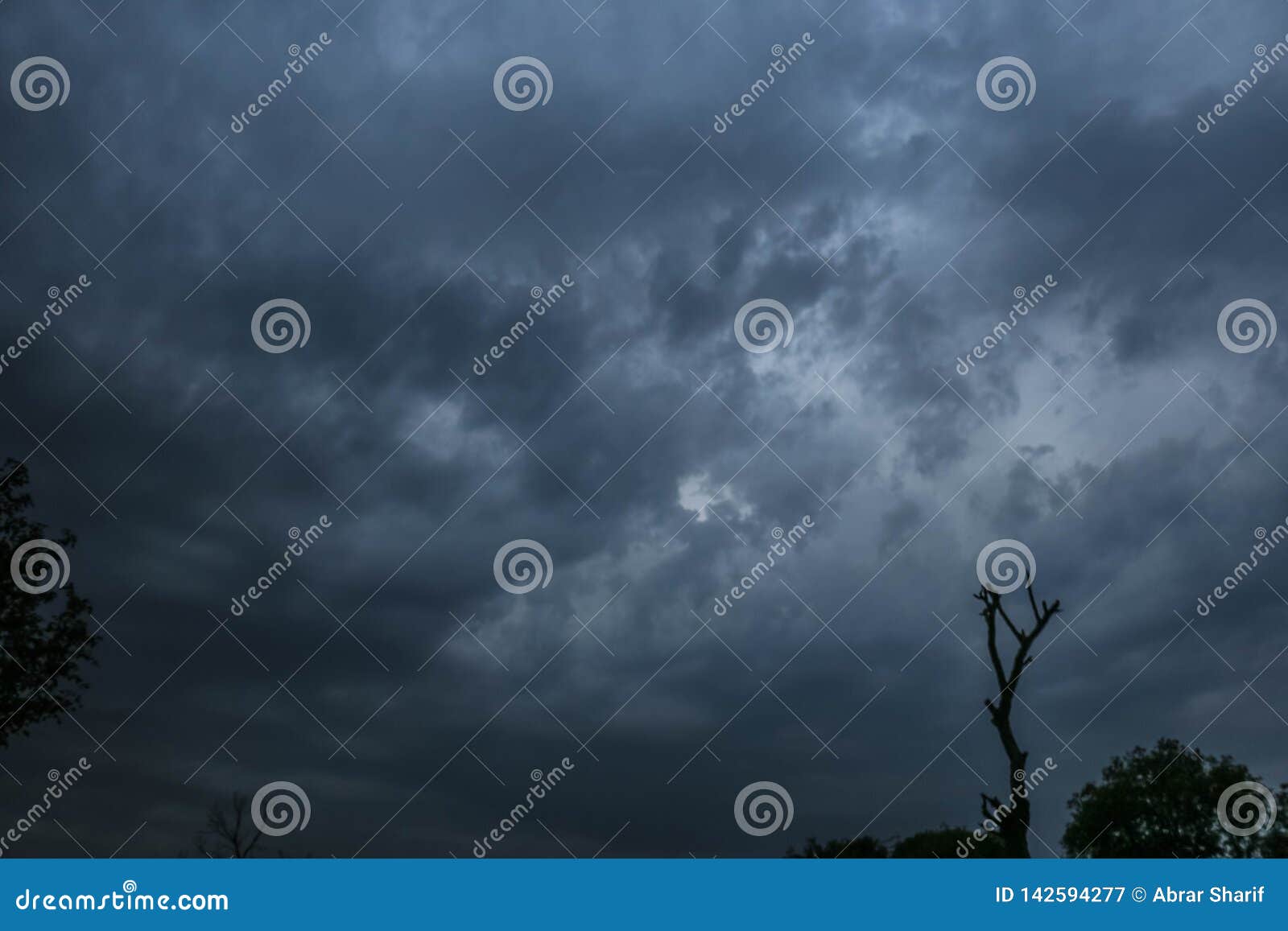 Dramatic Sky Clouds and Thunderstorm Stock Image - Image of nature ...
