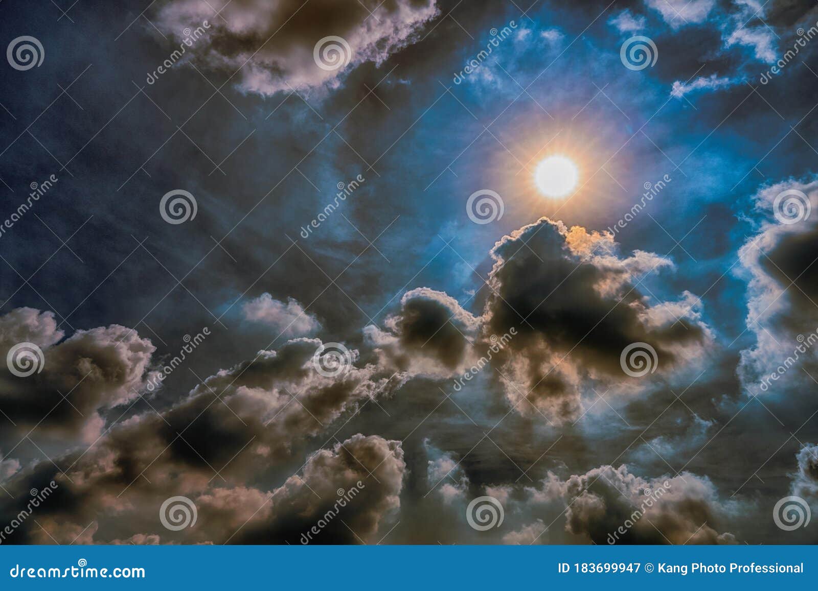 Dramatic Sun, Sky and Beautiful Clouds Like Heaven Stock Image - Image ...