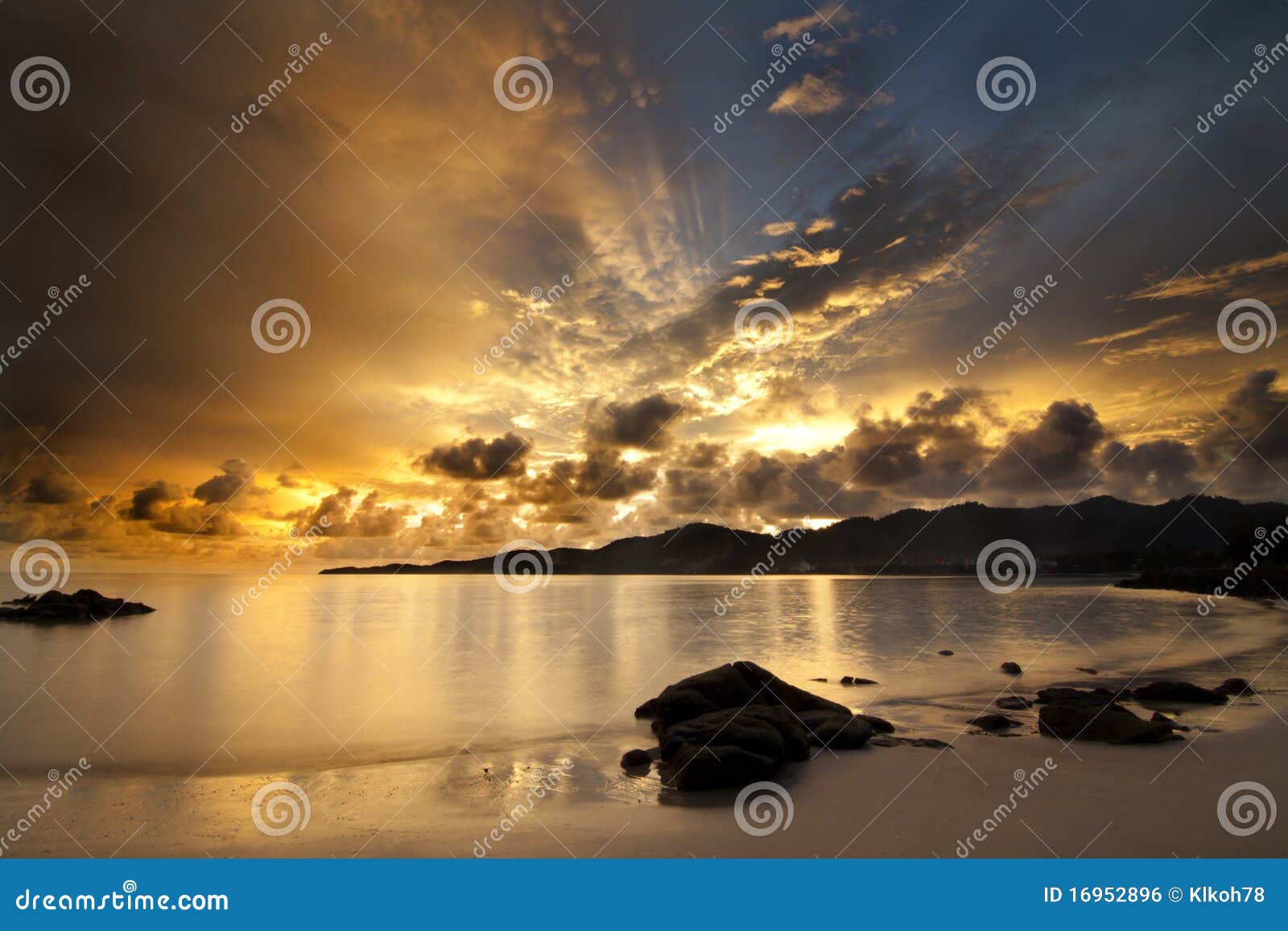 Dramatic Sunset stock photo. Image of cloud, yellow, sunset - 16952896