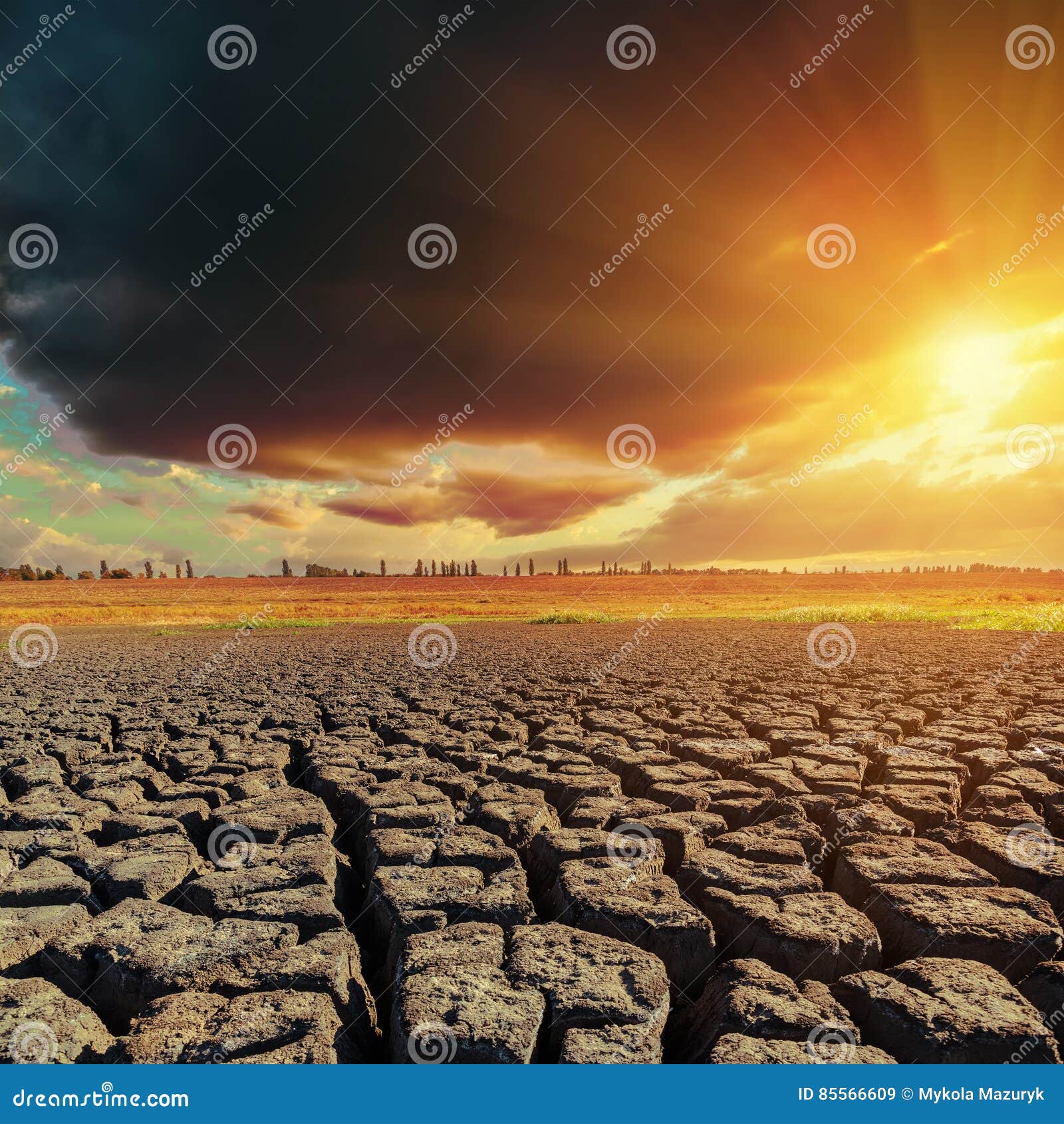 Dramatic Sunset Over Desert Stock Image - Image of earth, land: 85566609